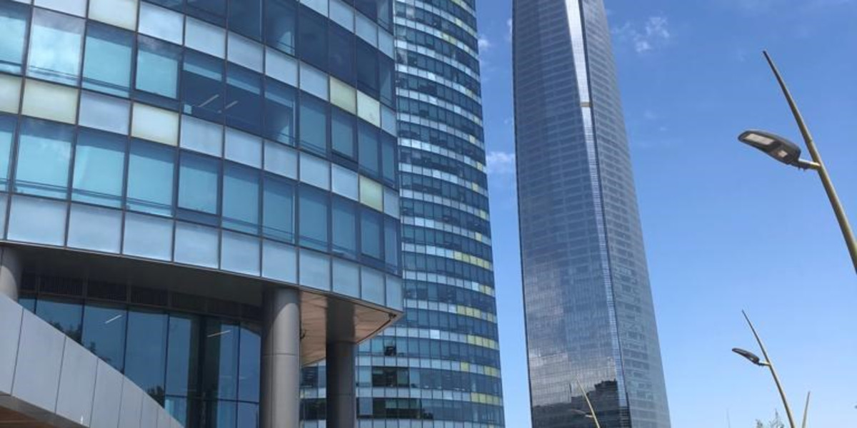 Edificio Parque Titanium, Av. Costanera Sur 2710, Ap. 501 | JLL Propiedades - CL