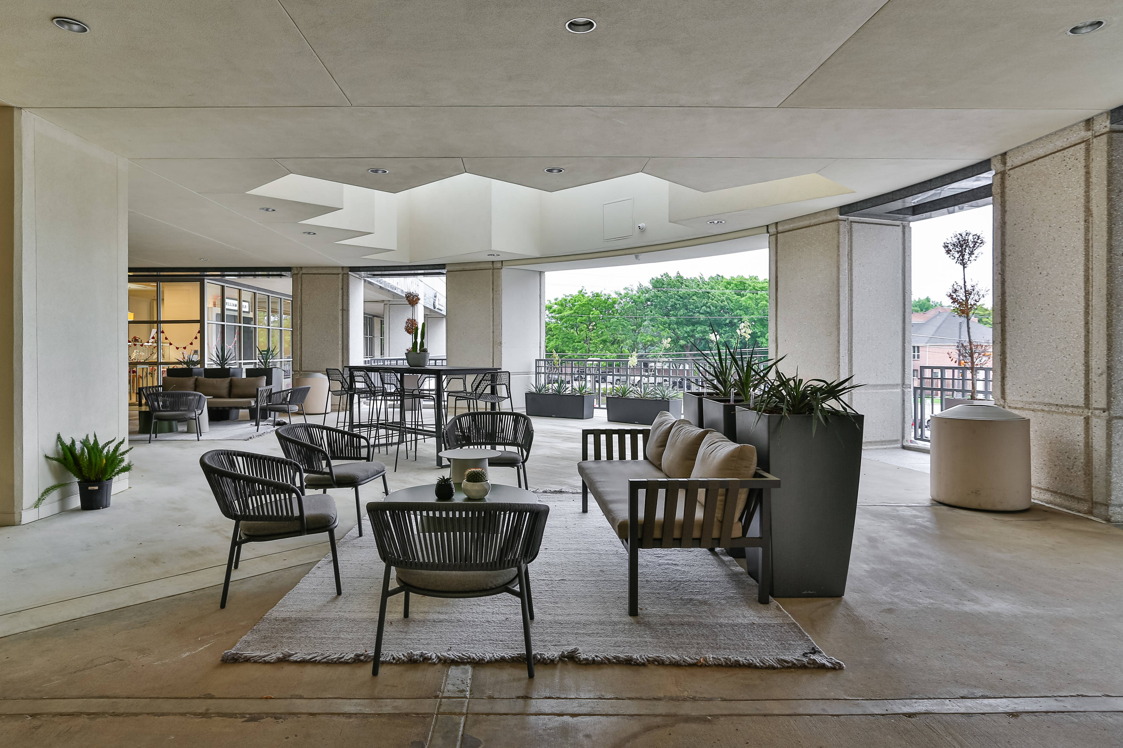 Preston Sherry Plaza, 8201 Preston Rd | JLL Properties - US