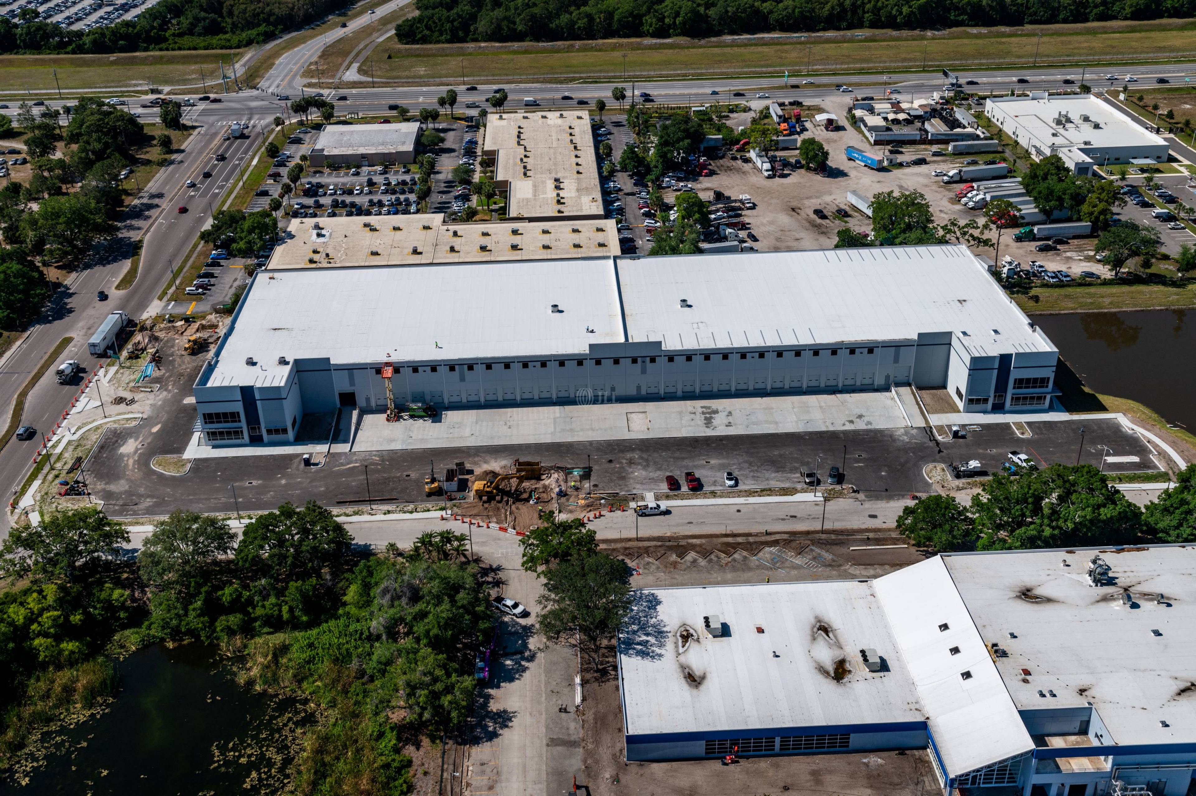 Hangar Court Distribution Center, 5424-5402 Hangar Court | JLL ...