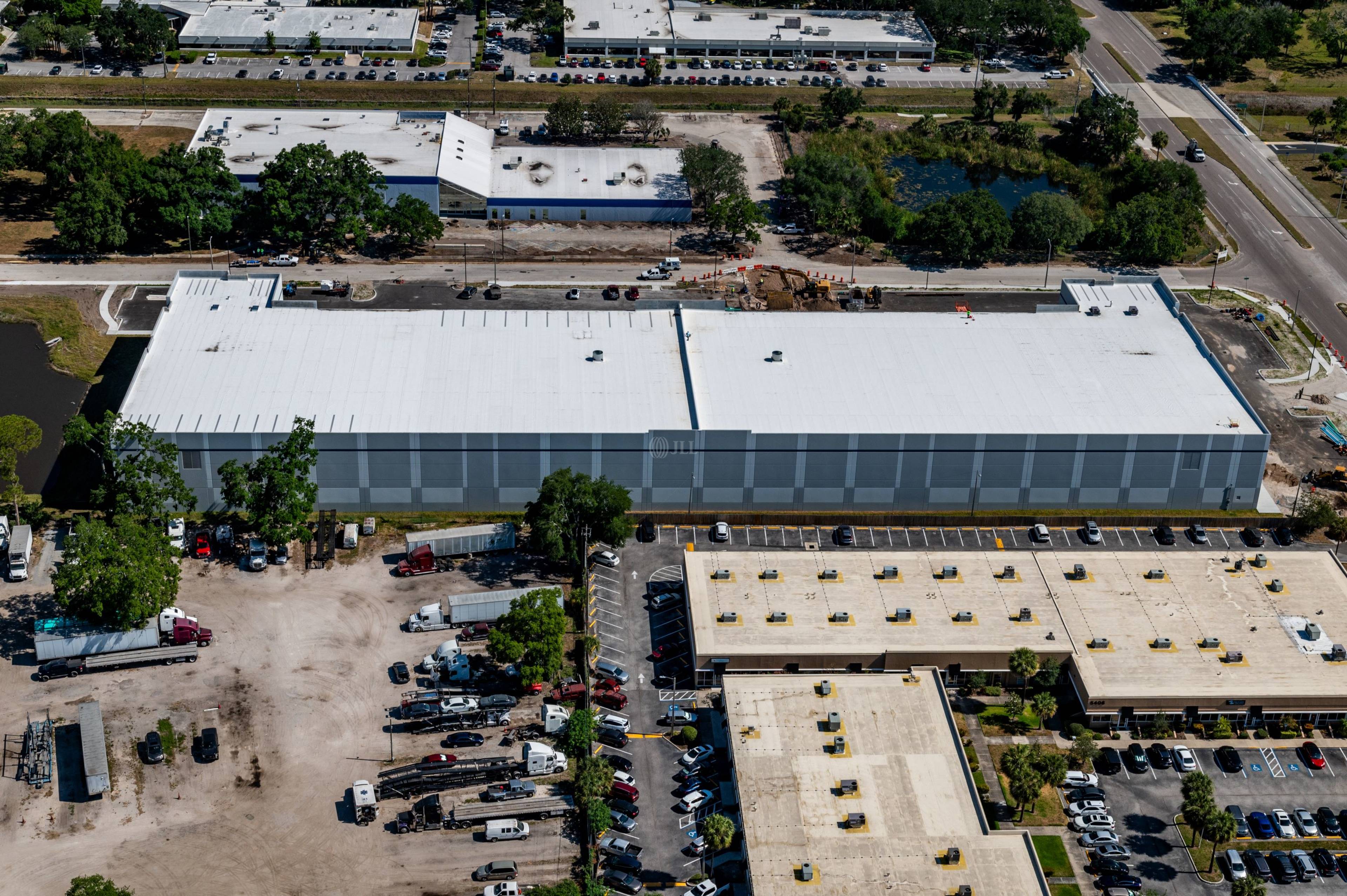 Hangar Court Distribution Center, 5424-5402 Hangar Court | JLL ...