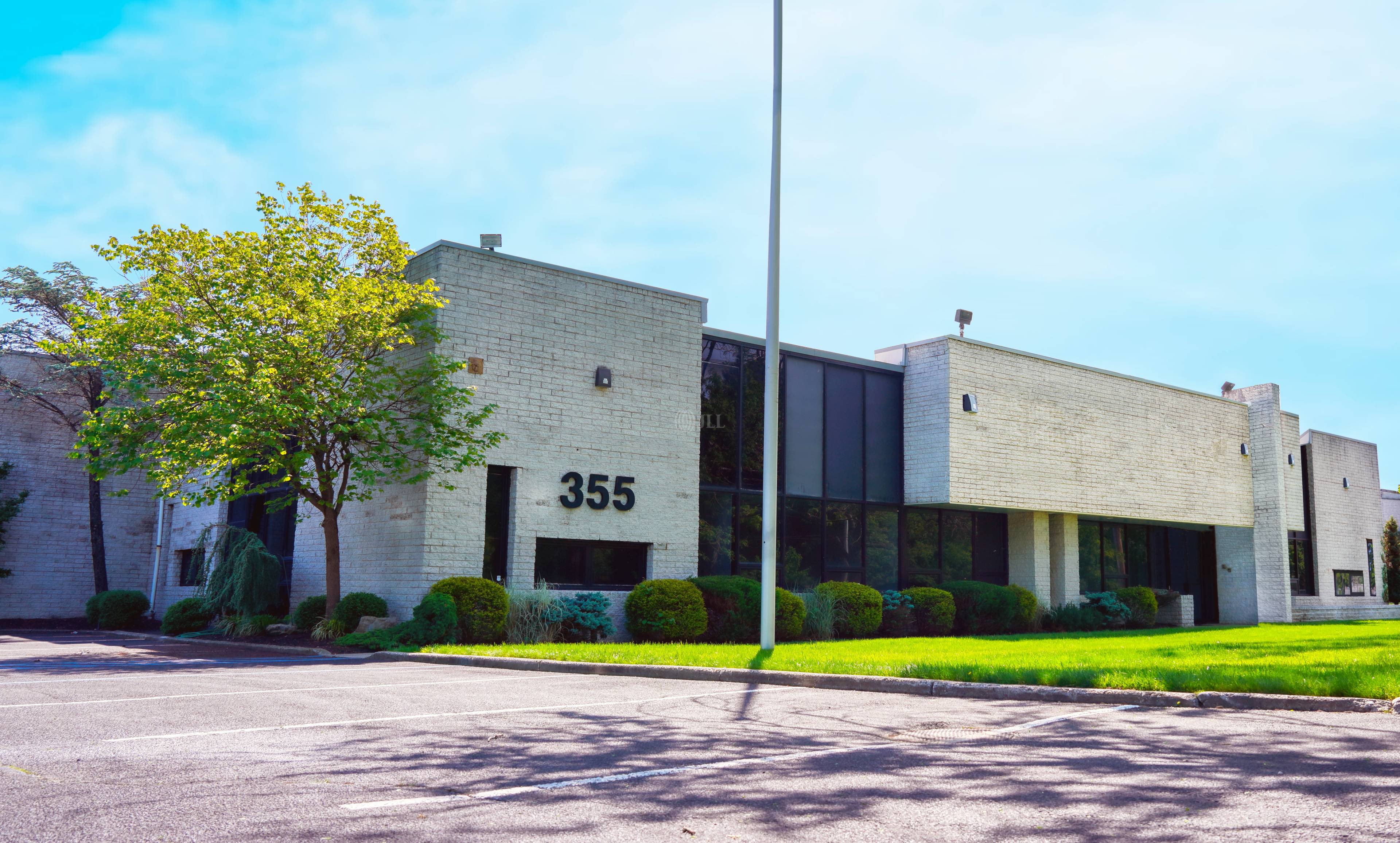 355 Crooked Hill Rd | JLL Properties - US