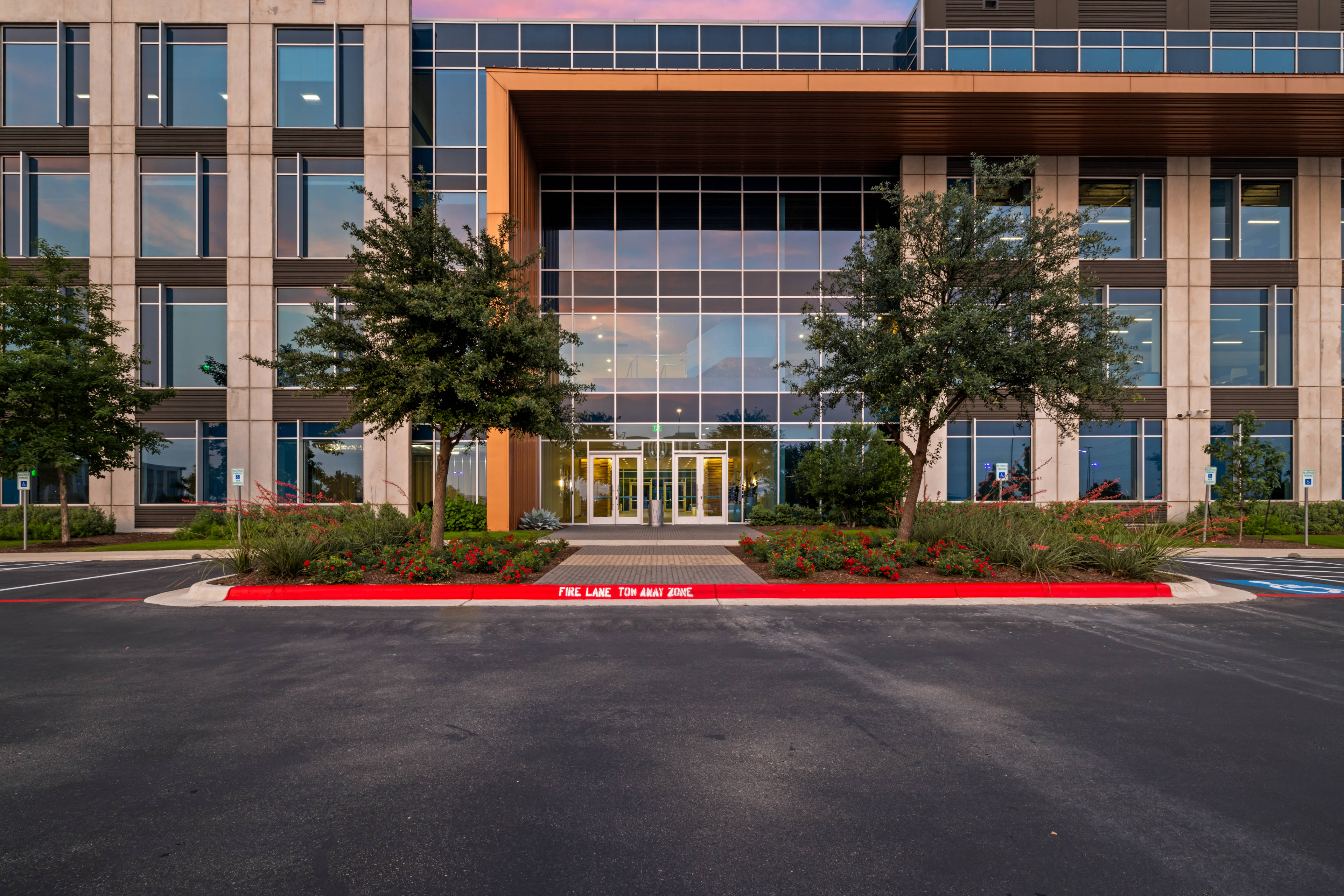 Parmer 4.2, 13929 Center Lake Drive, Bldg 1 | JLL Properties - US