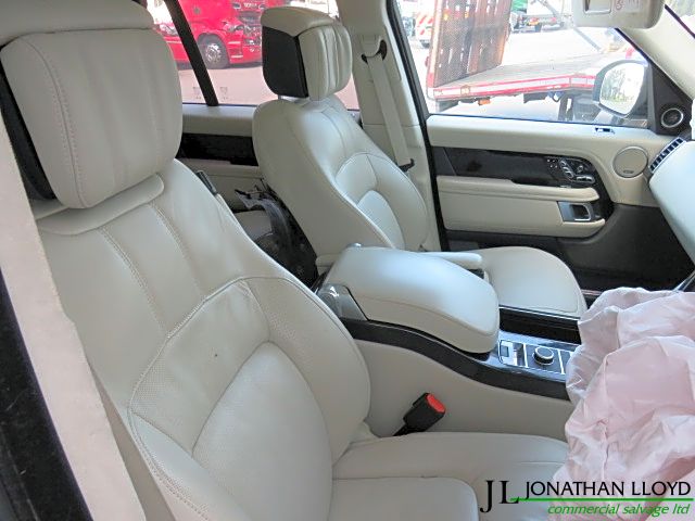 Jonathan Lloyd Commercial Salvage LTD Range rover Autobiography Detail