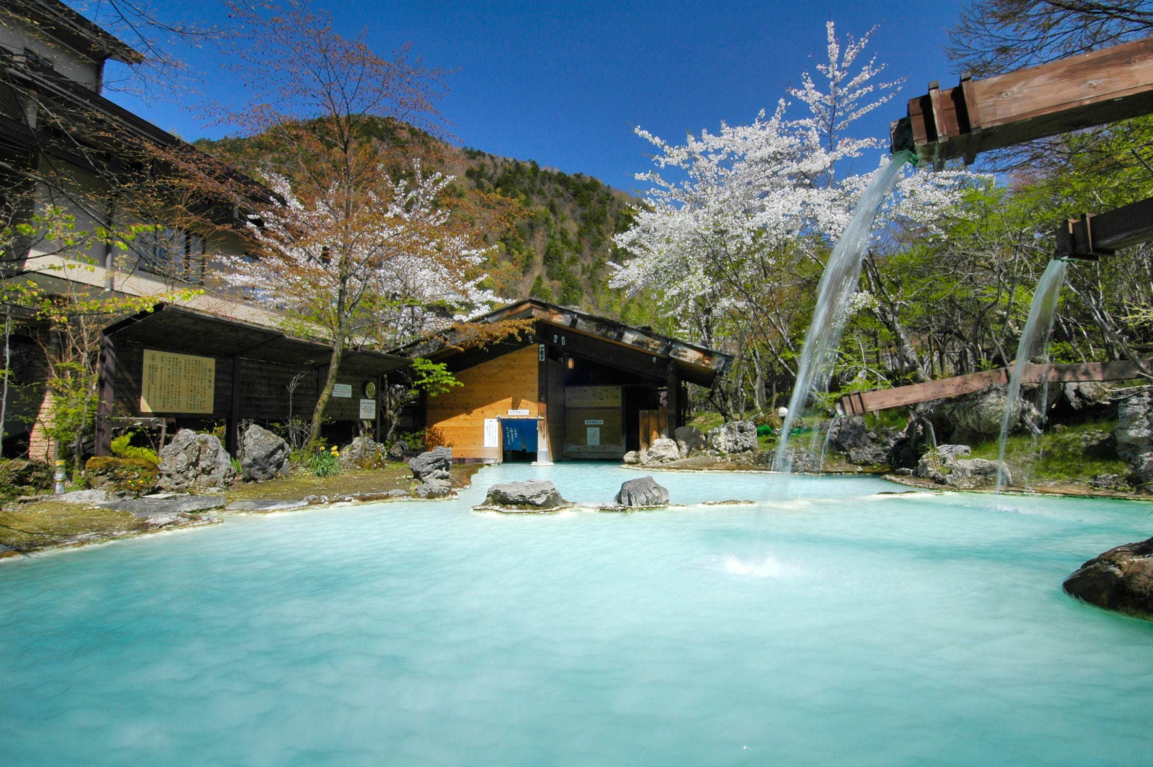 Japanese Hot Springs That Will Leave You Completely Relaxed