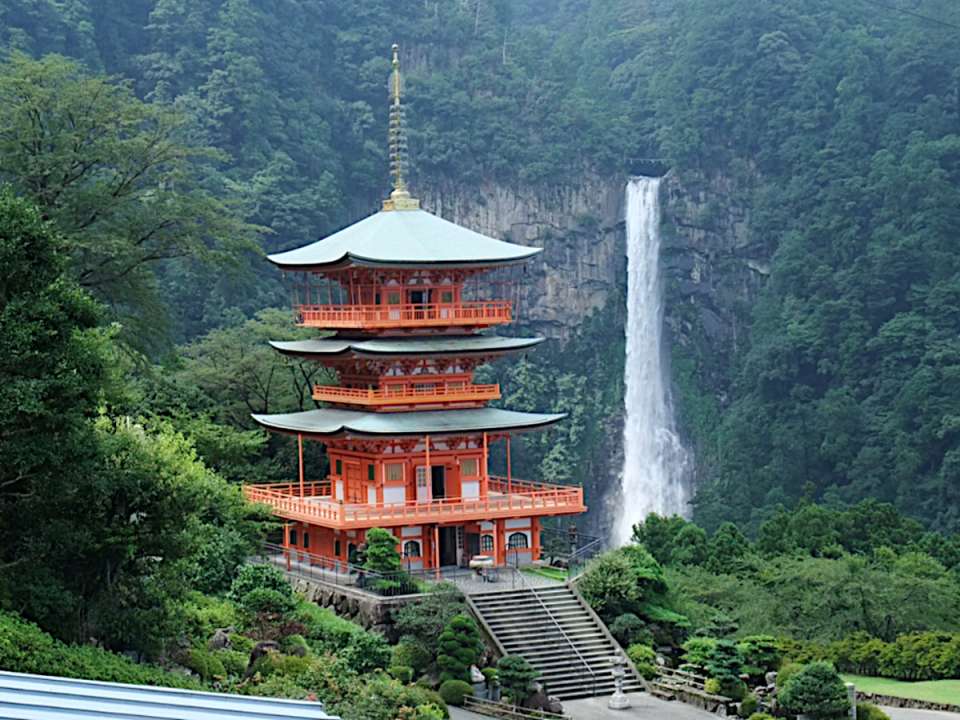 Wakayama | Japan’s Tallest Waterfall | Blog | Travel Japan (Japan ...