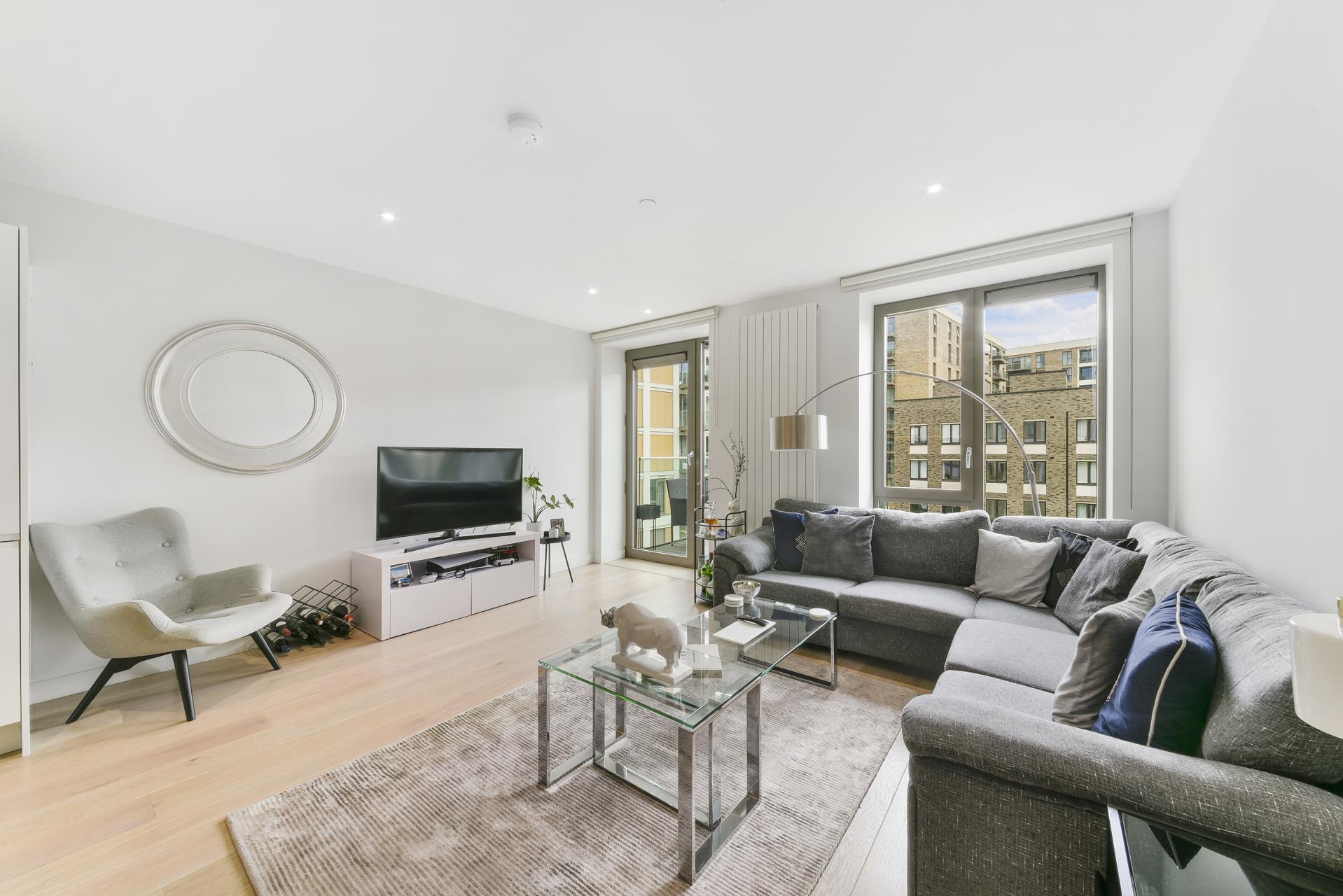 Laker House 2337010 | JOHNS&CO