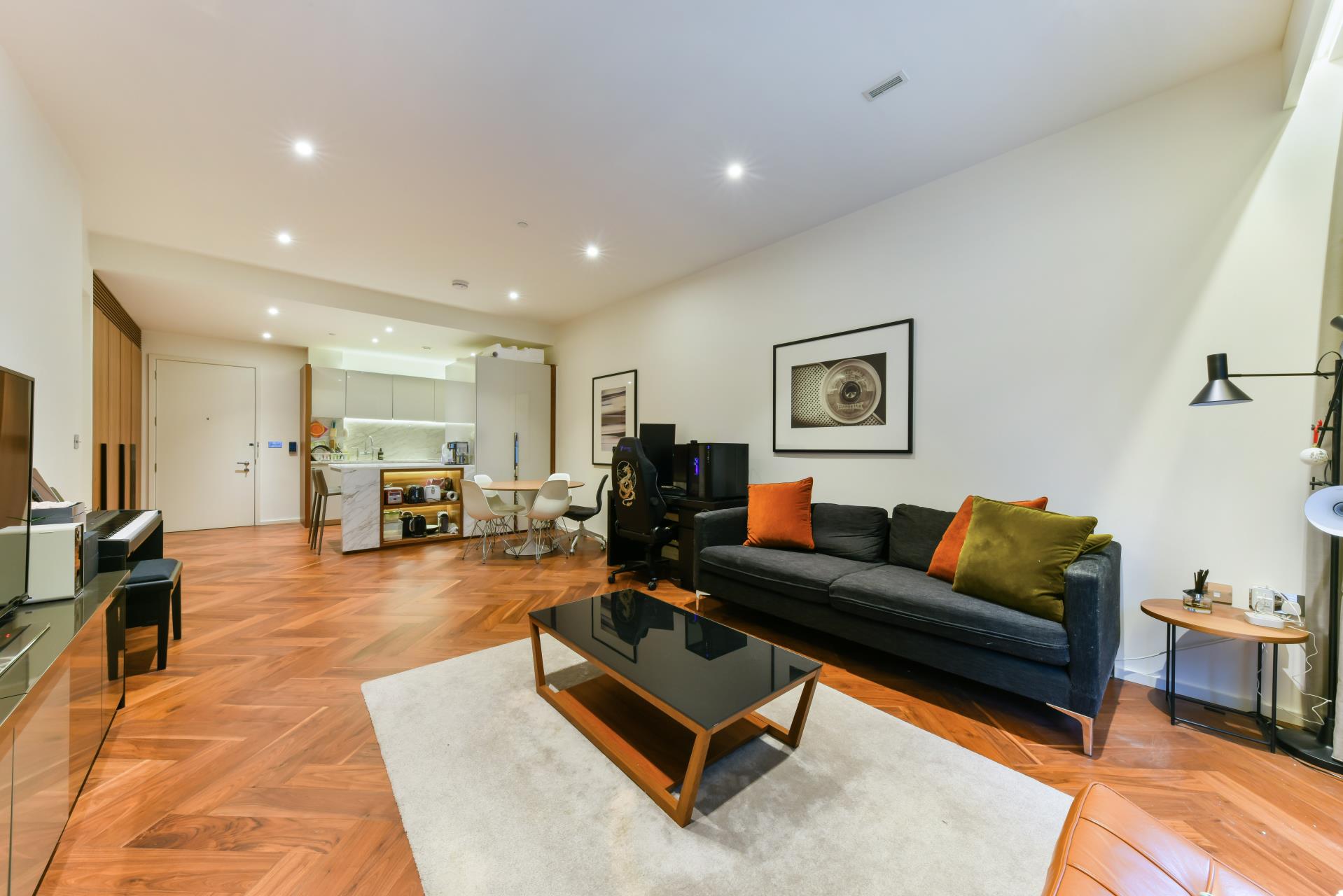 Ambassador Building 2341850 | JOHNS&CO