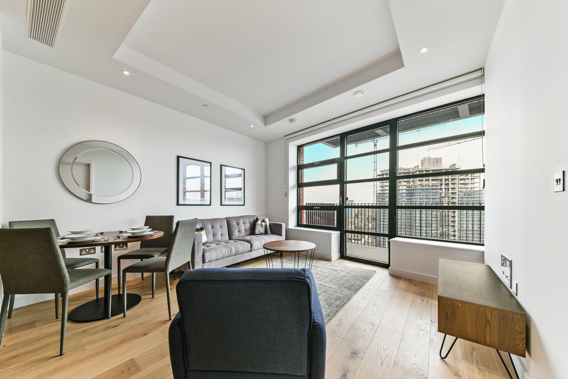 Defoe House 2425929 | JOHNS&CO