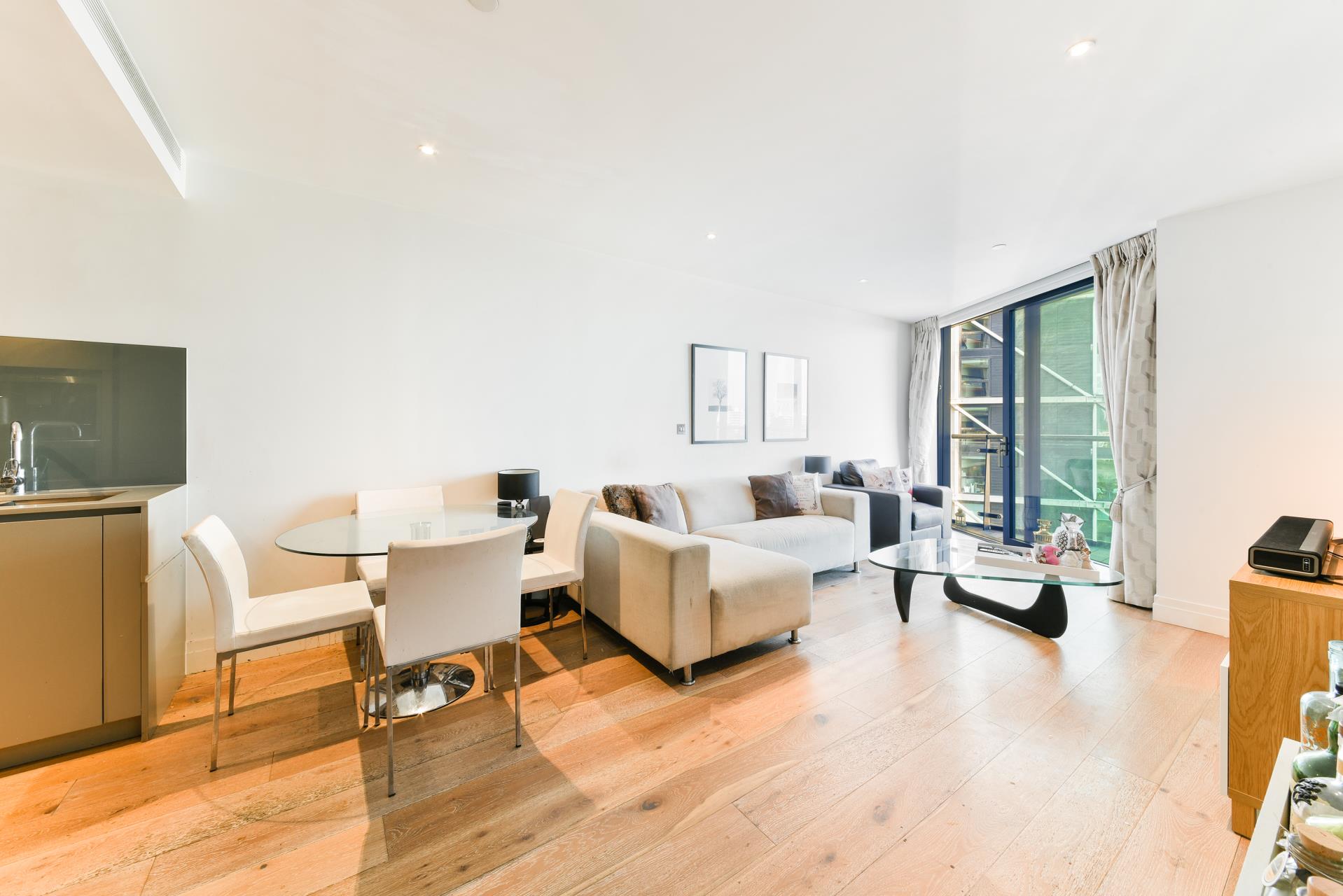 Riverlight One 2442533 | JOHNS&CO