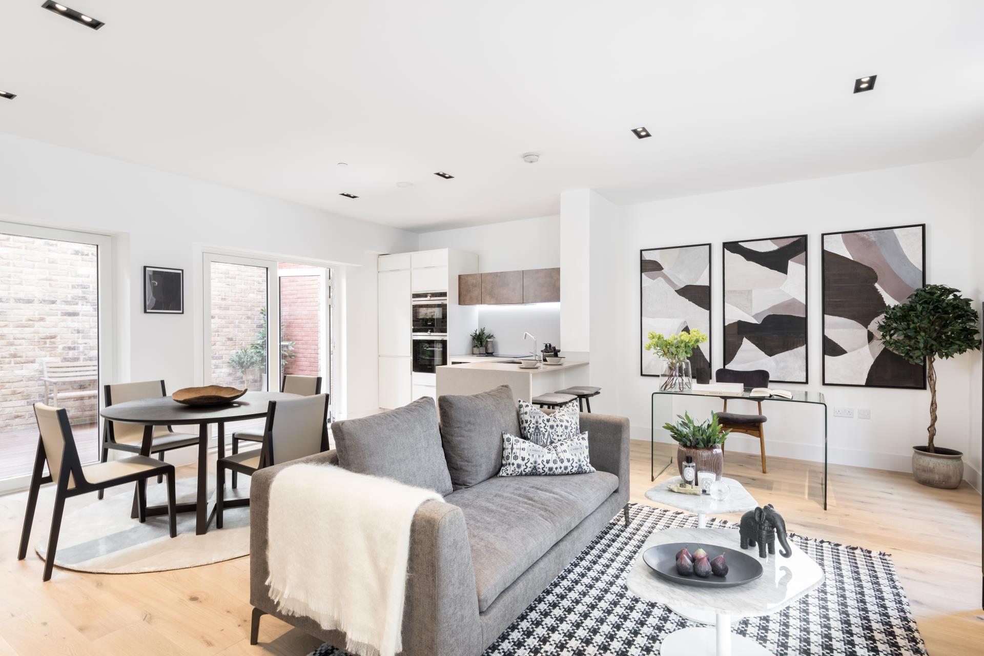 Keybridge House 2449044 | JOHNS&CO