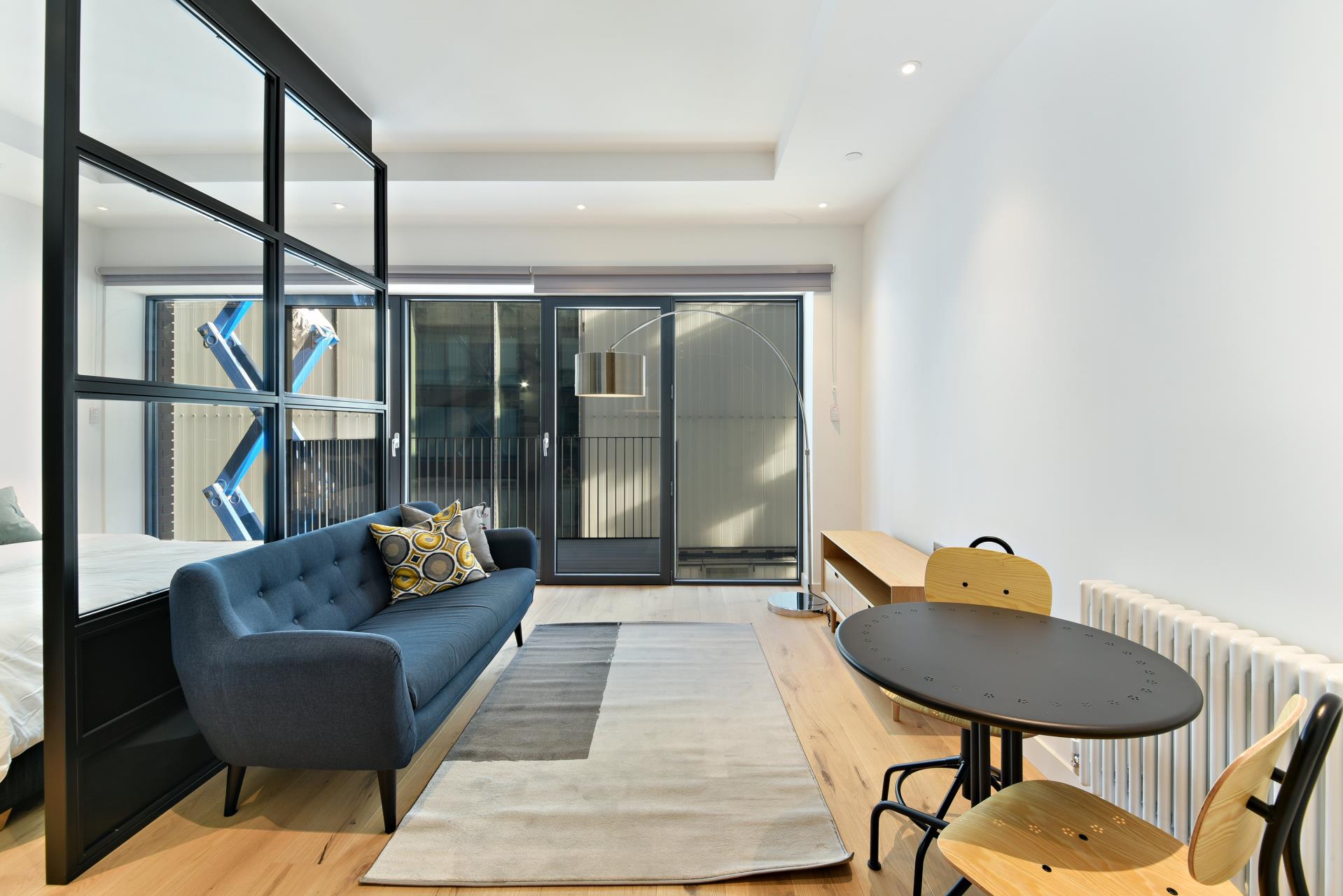 Modena House 2453909 | JOHNS&CO