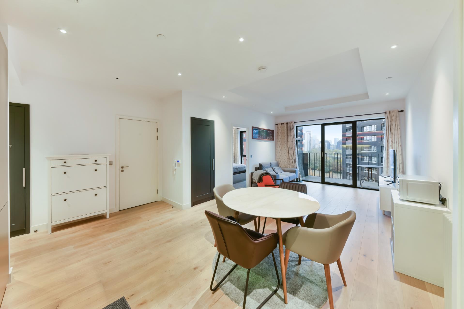 Grantham House 2484034 | JOHNS&CO