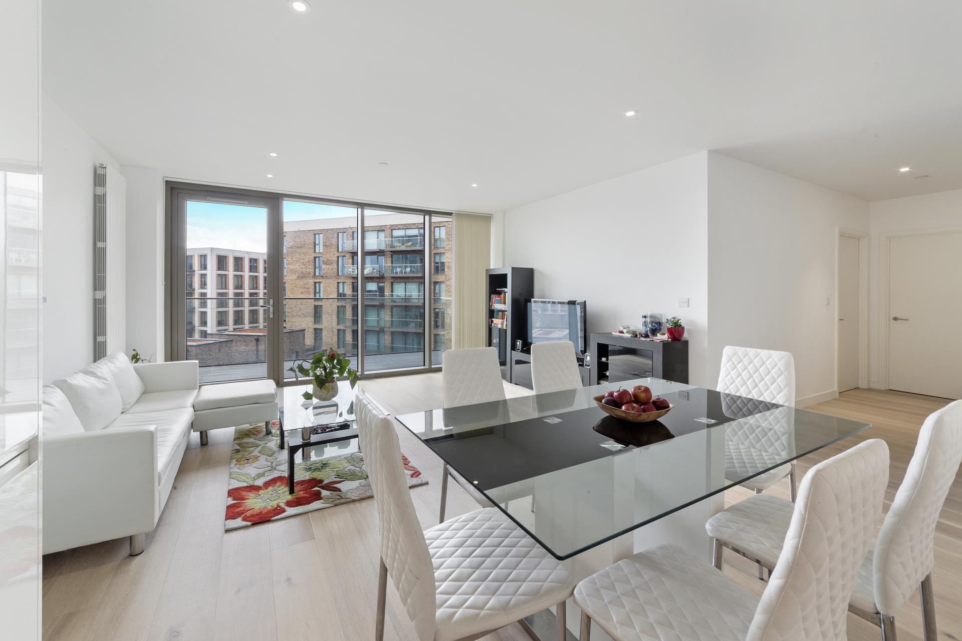 Commodore House 2496236 | JOHNS&CO