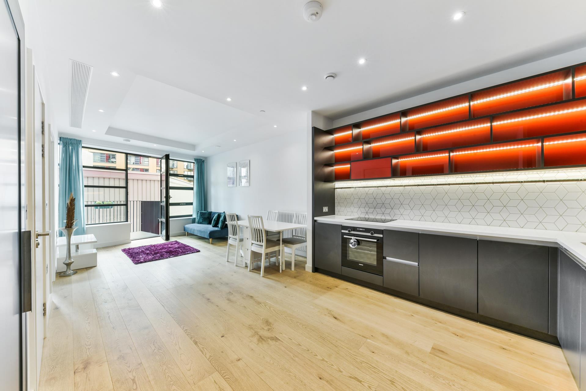 Defoe House 2547822 | JOHNS&CO