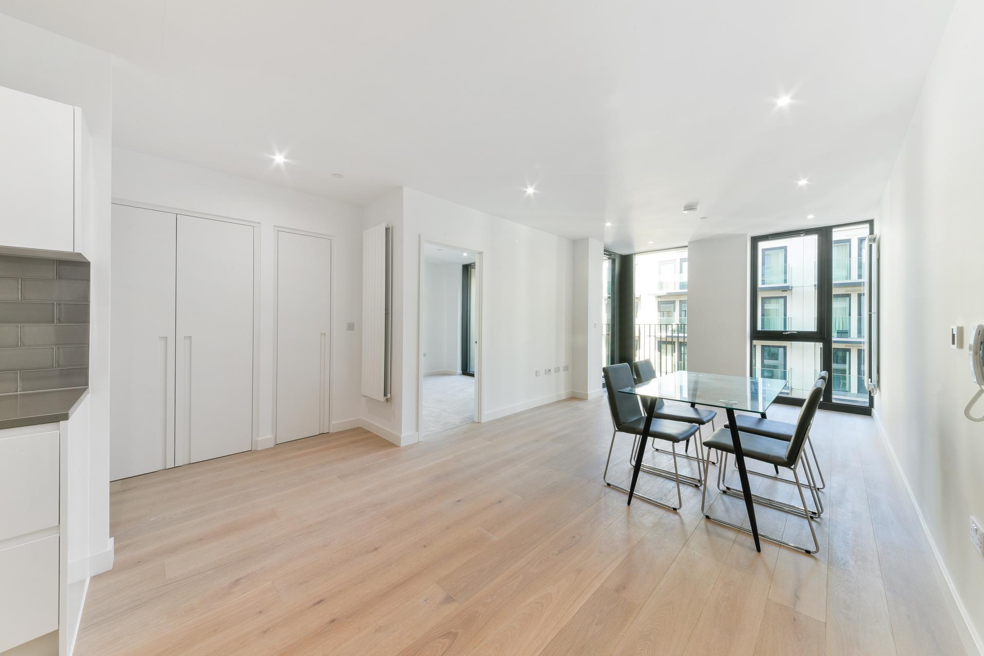 Pinnacle House 2555213 | JOHNS&CO