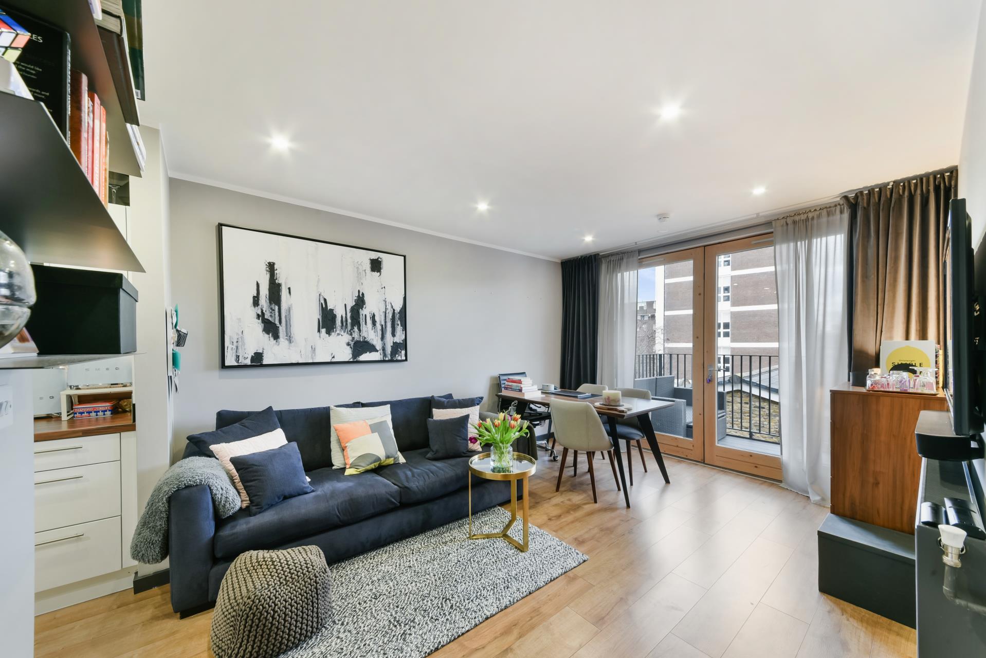 Compass House 2628197 | JOHNS&CO