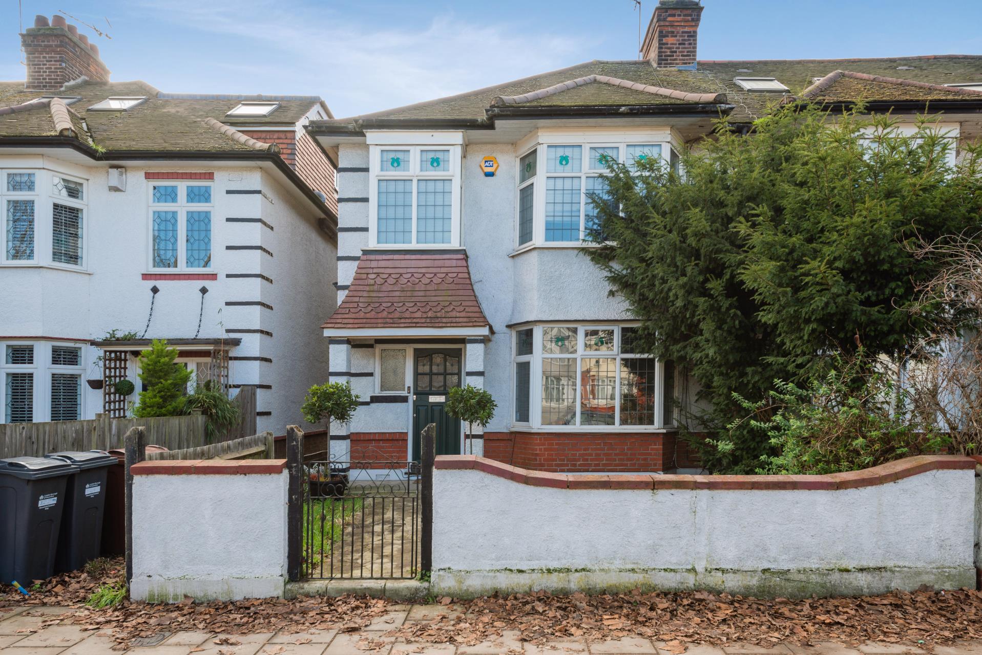 Boston Manor Road 2646515 | JOHNS&CO