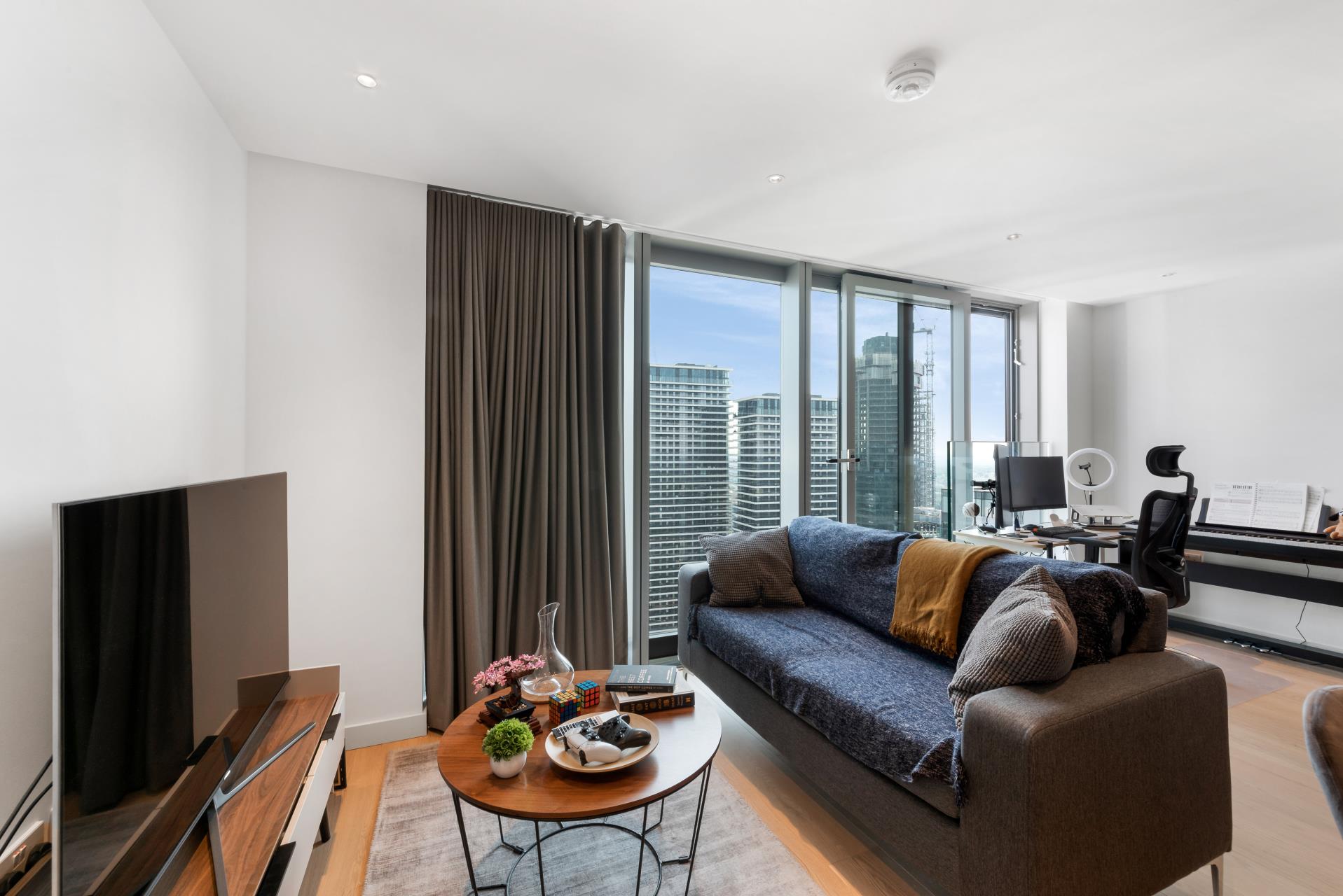 Landmark Pinnacle 2568466 | JOHNS&CO