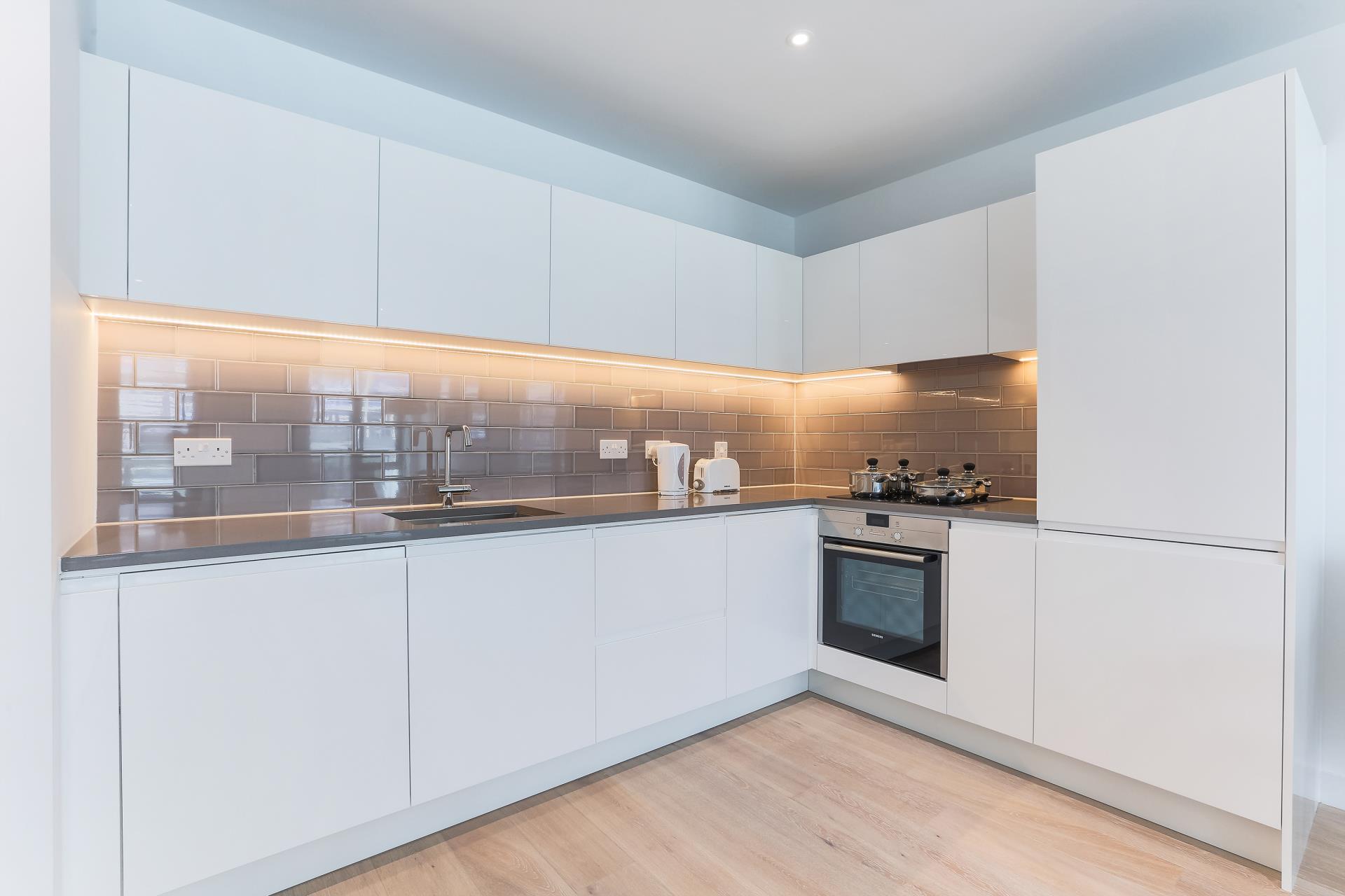 Kelson House 2337030 | JOHNS&CO