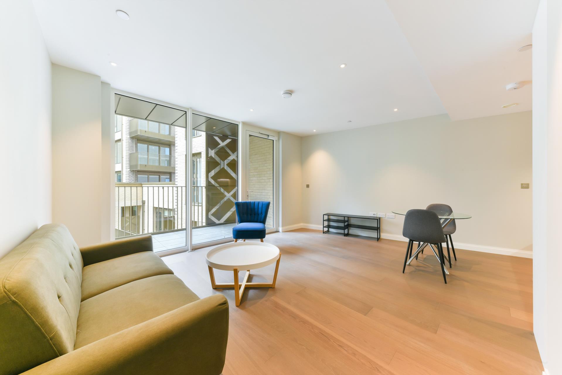 Phoenix Court 2656754 | JOHNS&CO
