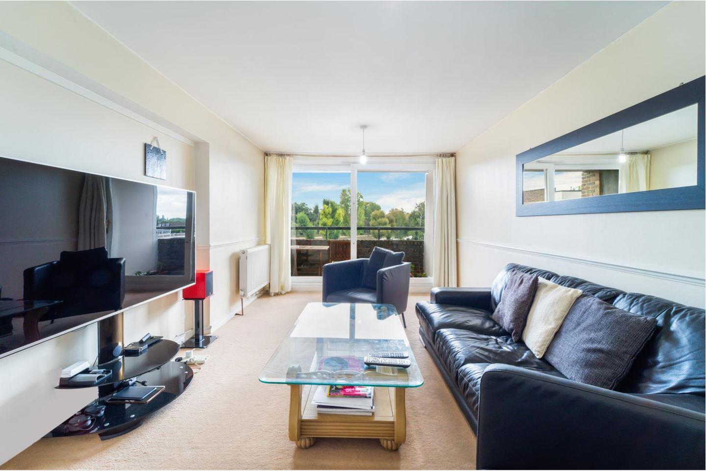 Justin Close 2663342 | JOHNS&CO