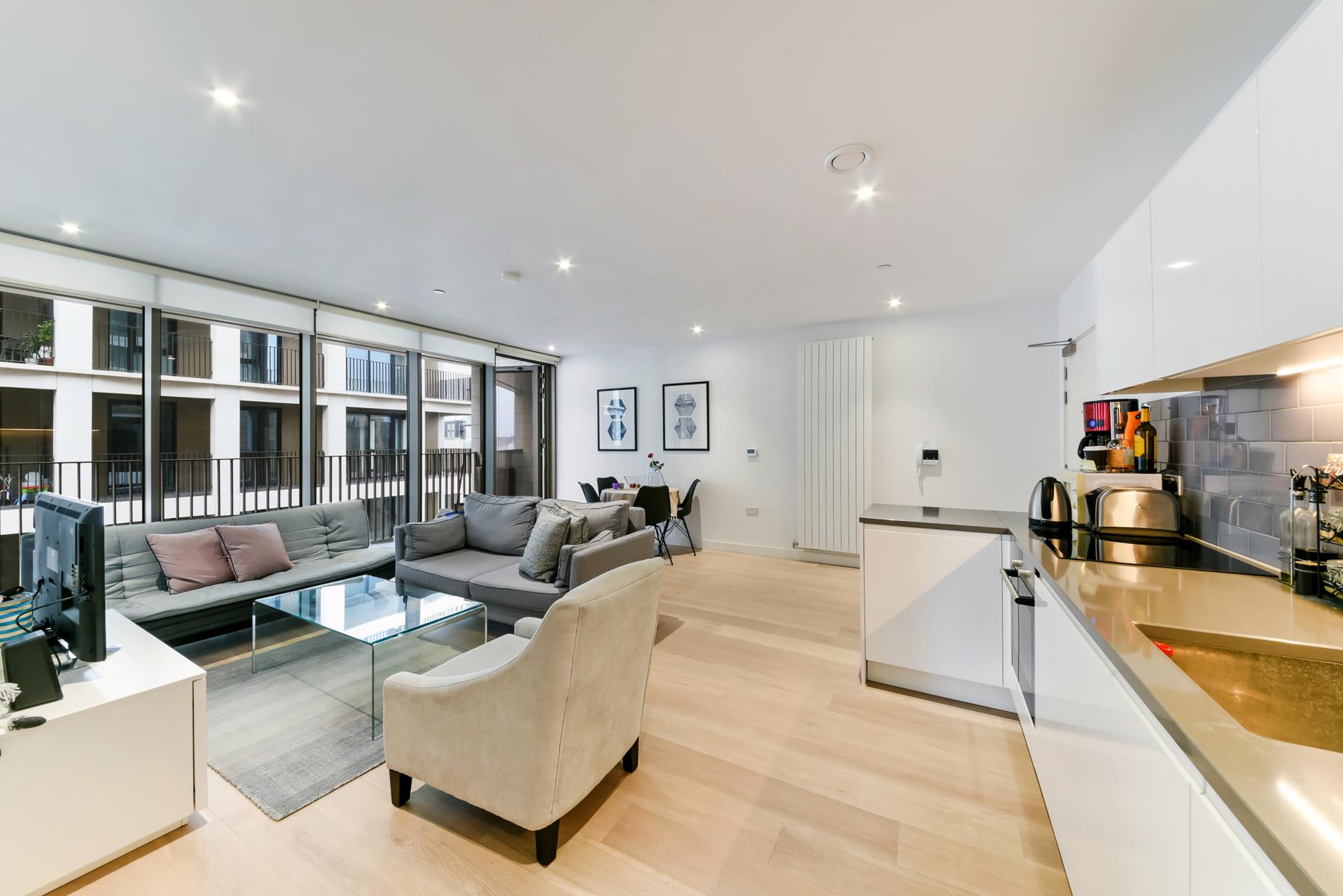 Commodore House 2374550 | JOHNS&CO