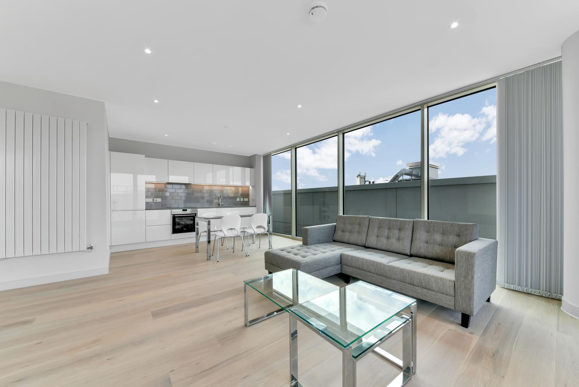 Liner House 2355881 | JOHNS&CO