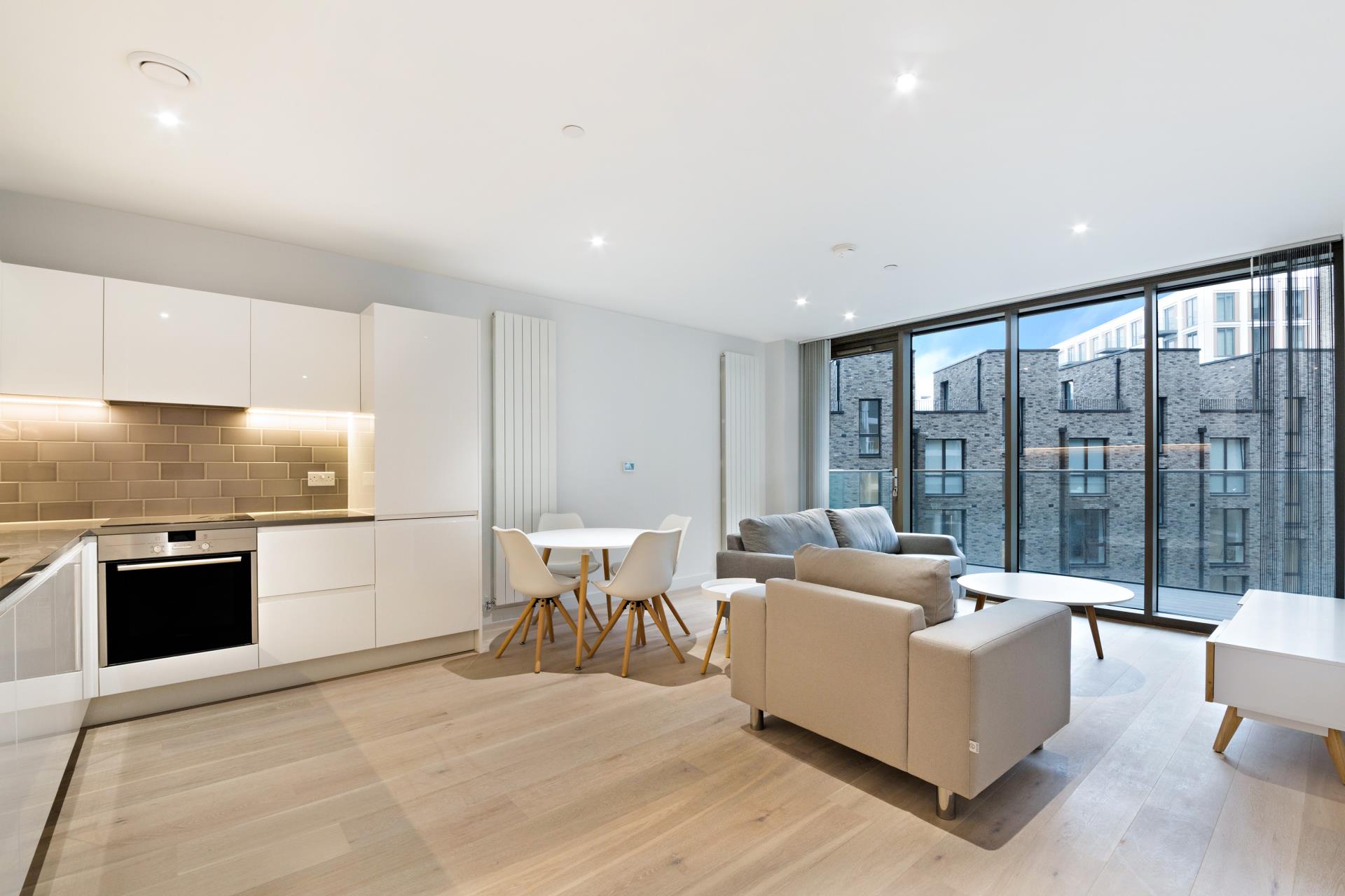 Commodore House 2404897 | JOHNS&CO