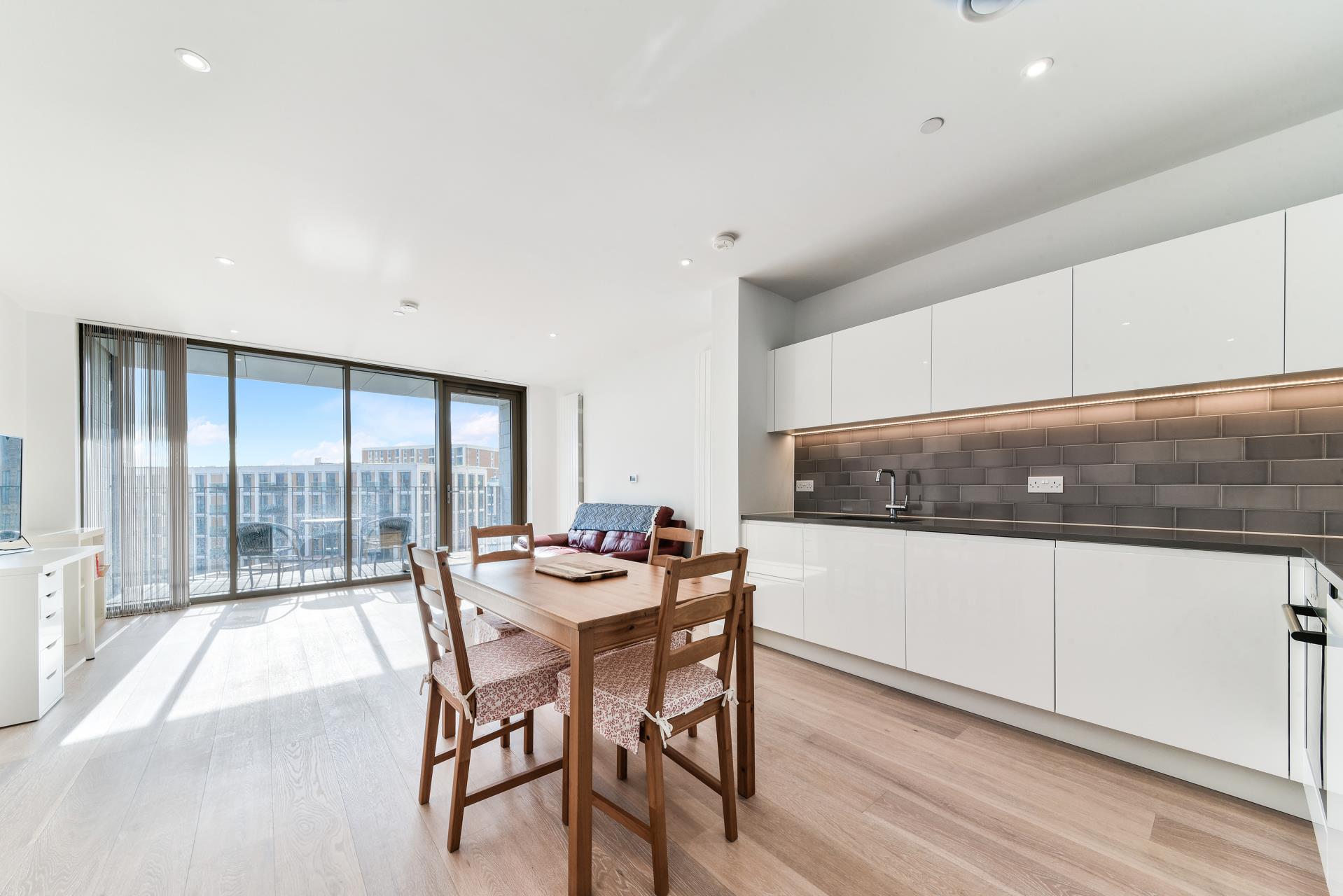 Commodore House 2516357 | JOHNS&CO