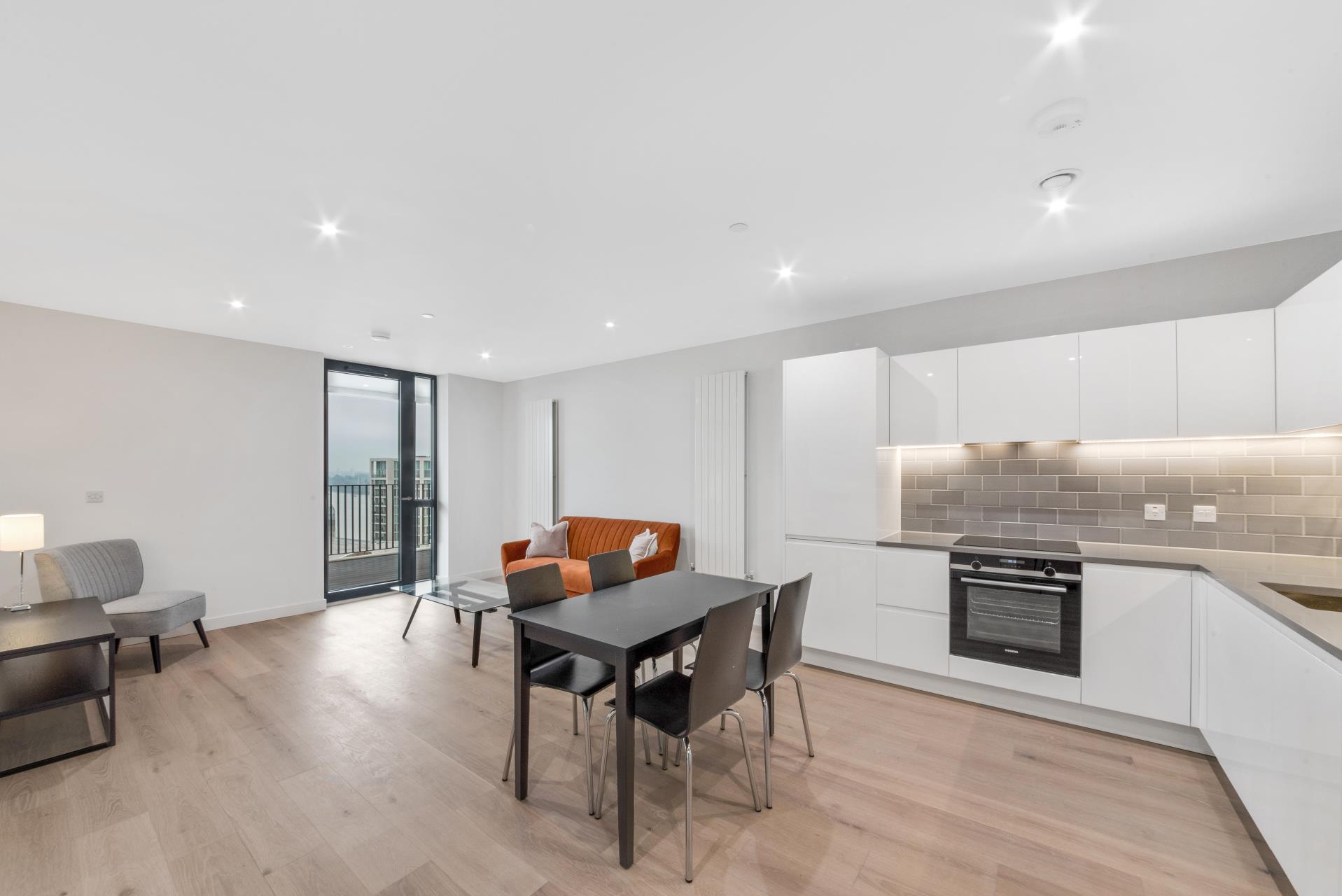 Pinnacle House 2562969 | JOHNS&CO