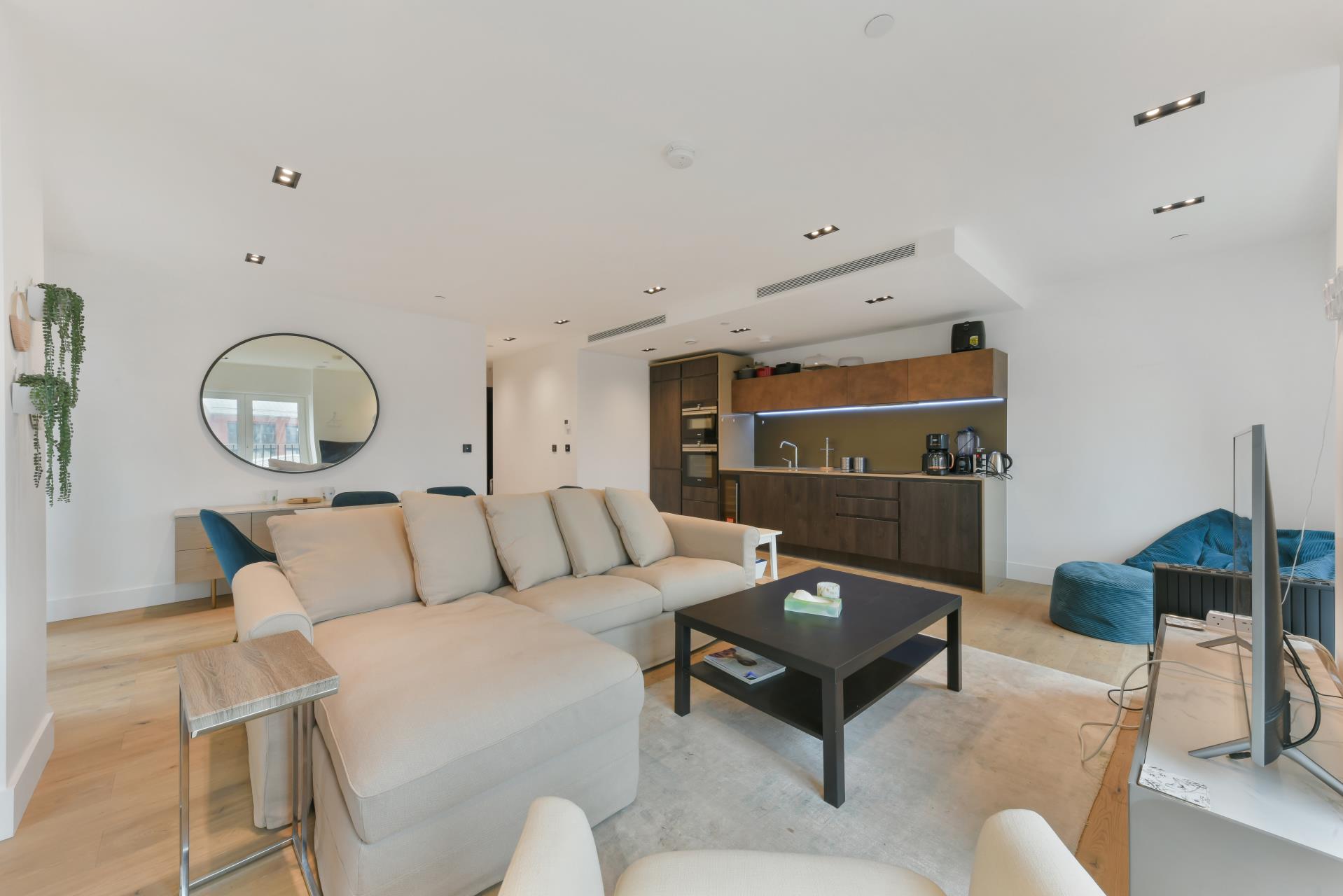 Keybridge Tower 2610778 | JOHNS&CO