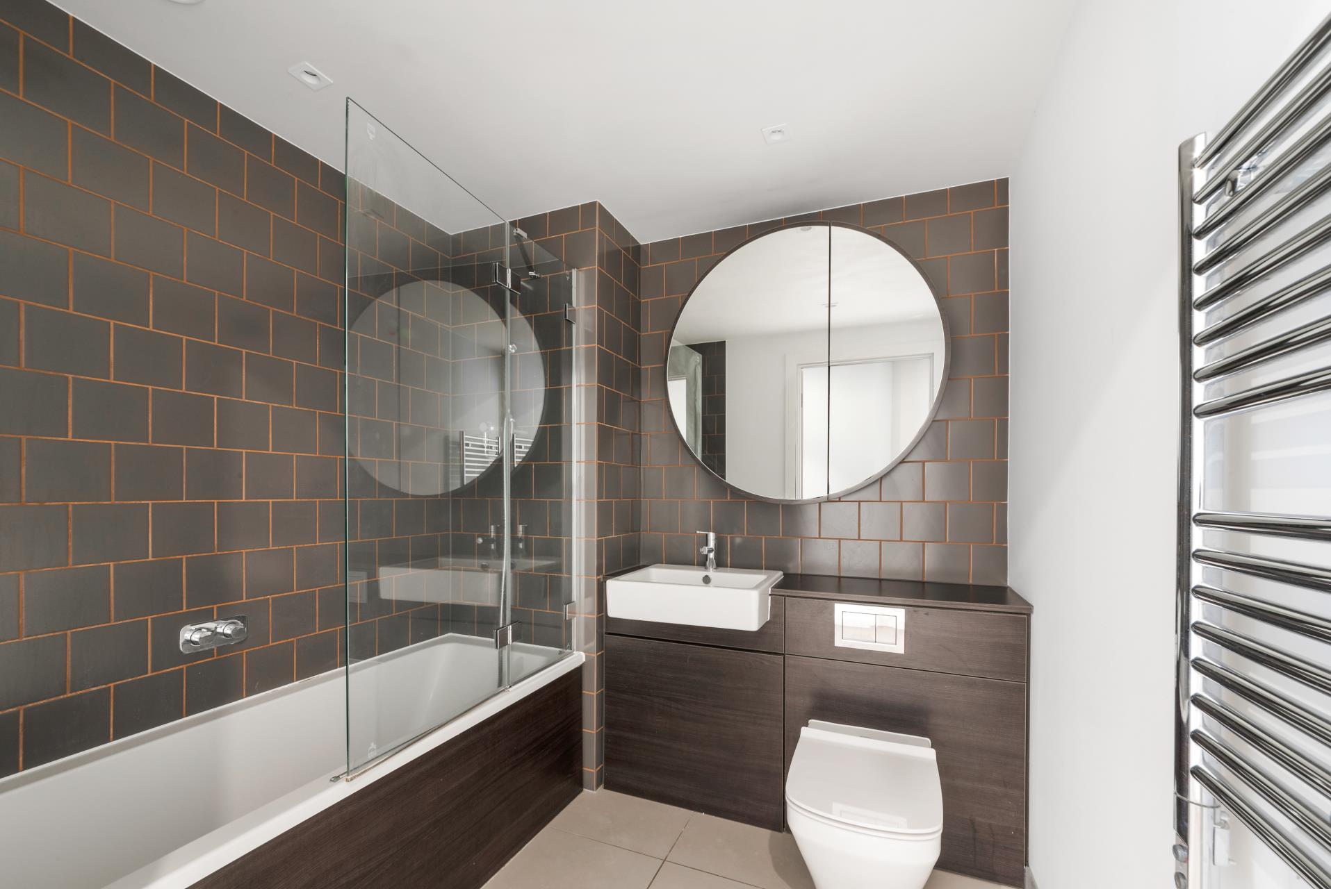 Royal Docks West 2668361 | JOHNS&CO