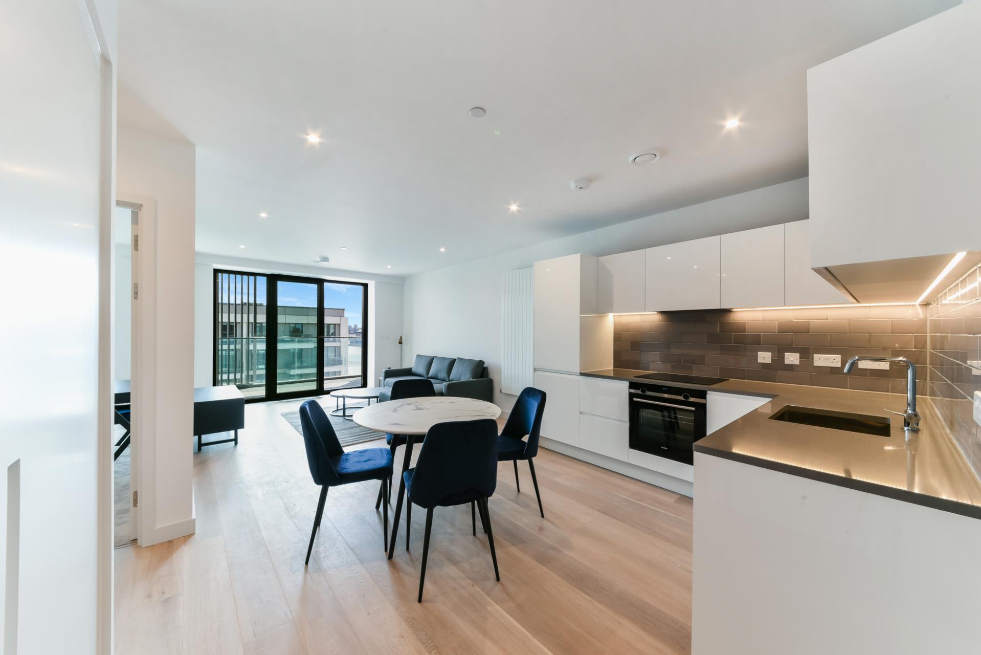 Marco Polo Tower 2669148 | JOHNS&CO