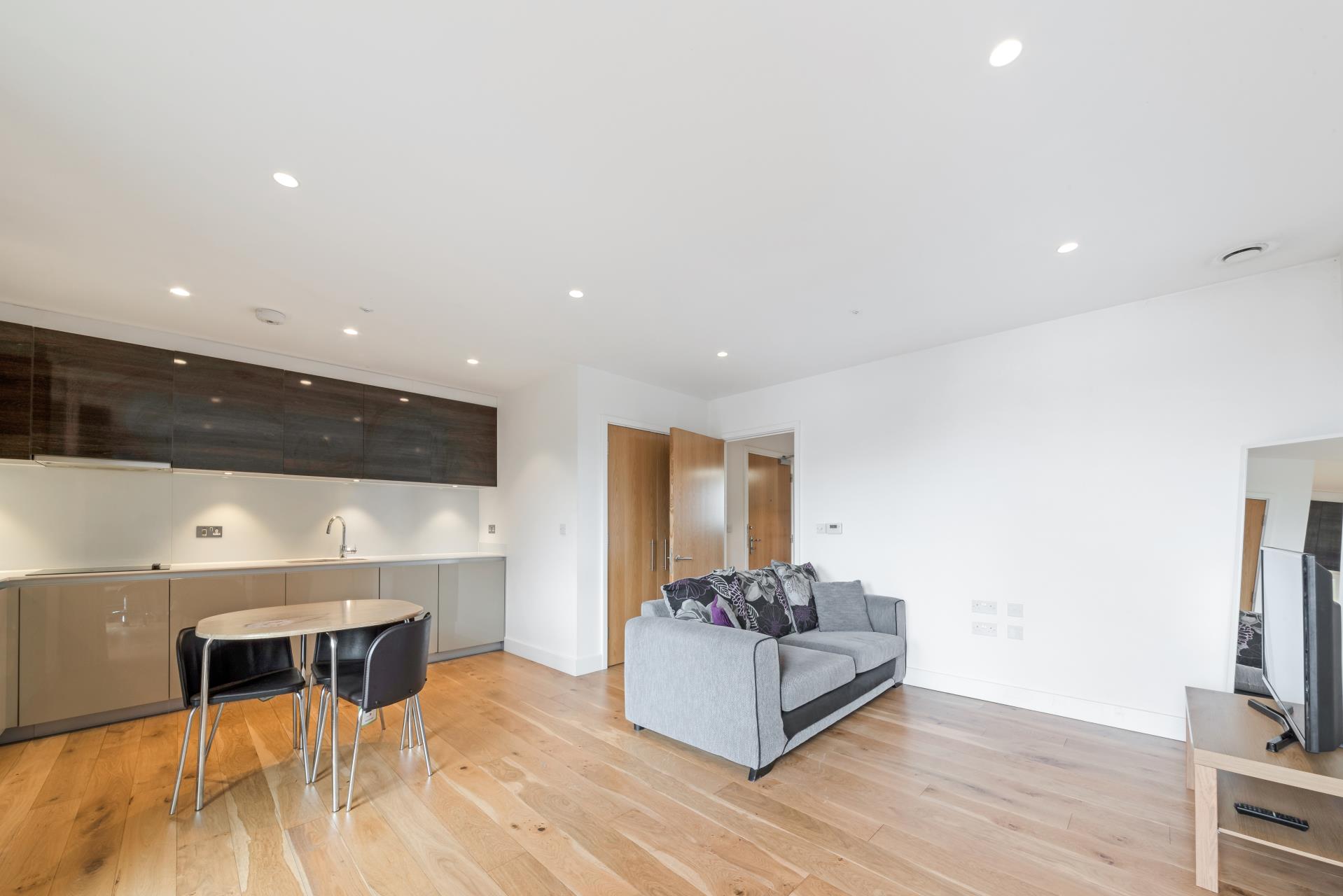 Rathbone Market 2669434 | JOHNS&CO