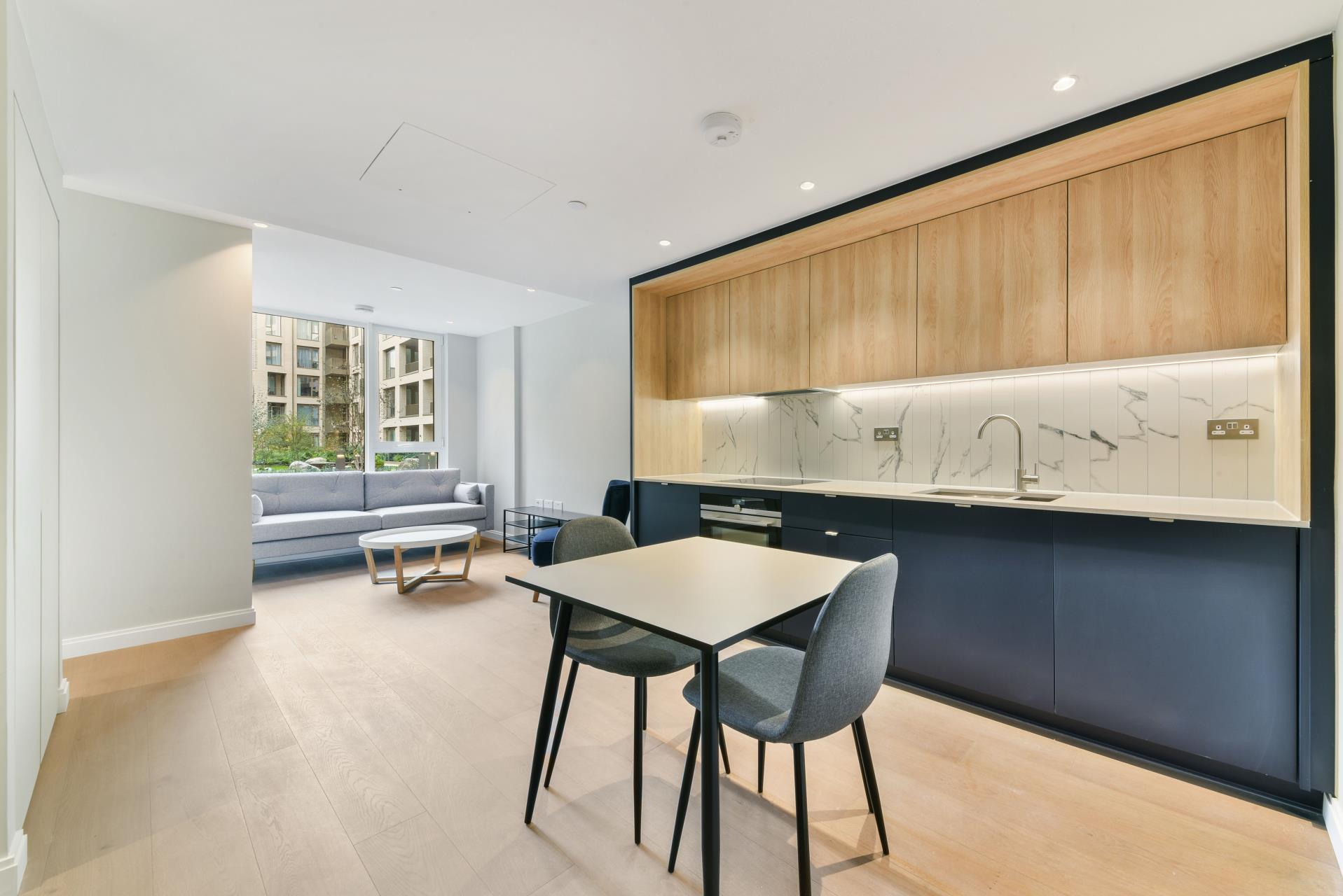 Phoenix Court 2670336 | JOHNS&CO