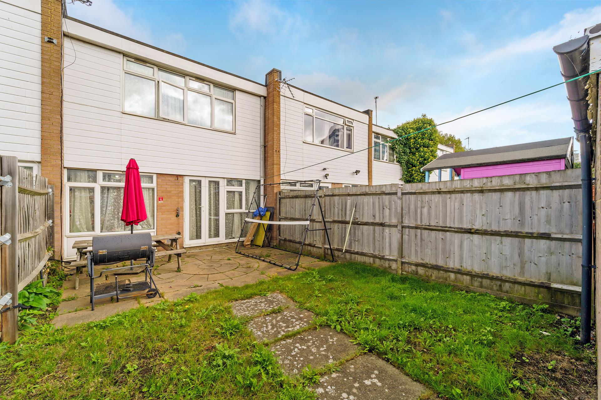 Boston Manor Road 2670853 | JOHNS&CO