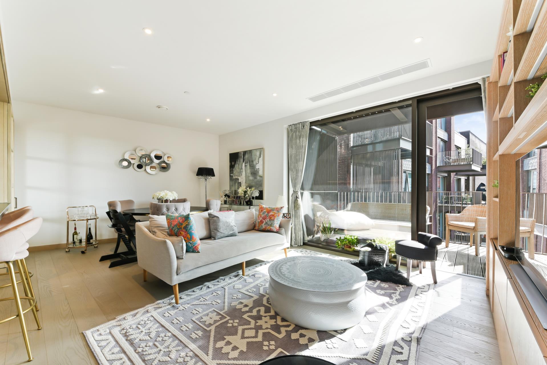 Legacy Building 2670929 | JOHNS&CO