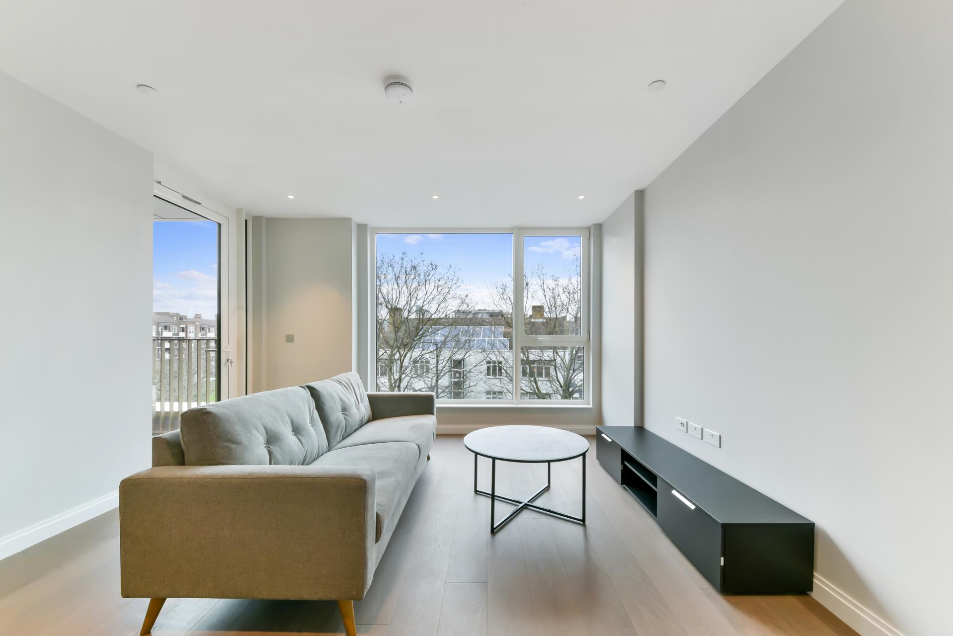 Phoenix Court 2672437 | JOHNS&CO