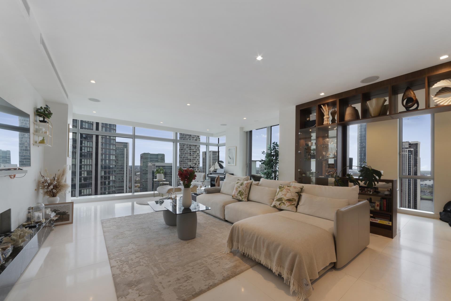 Pan Peninsula 2673098 | JOHNS&CO