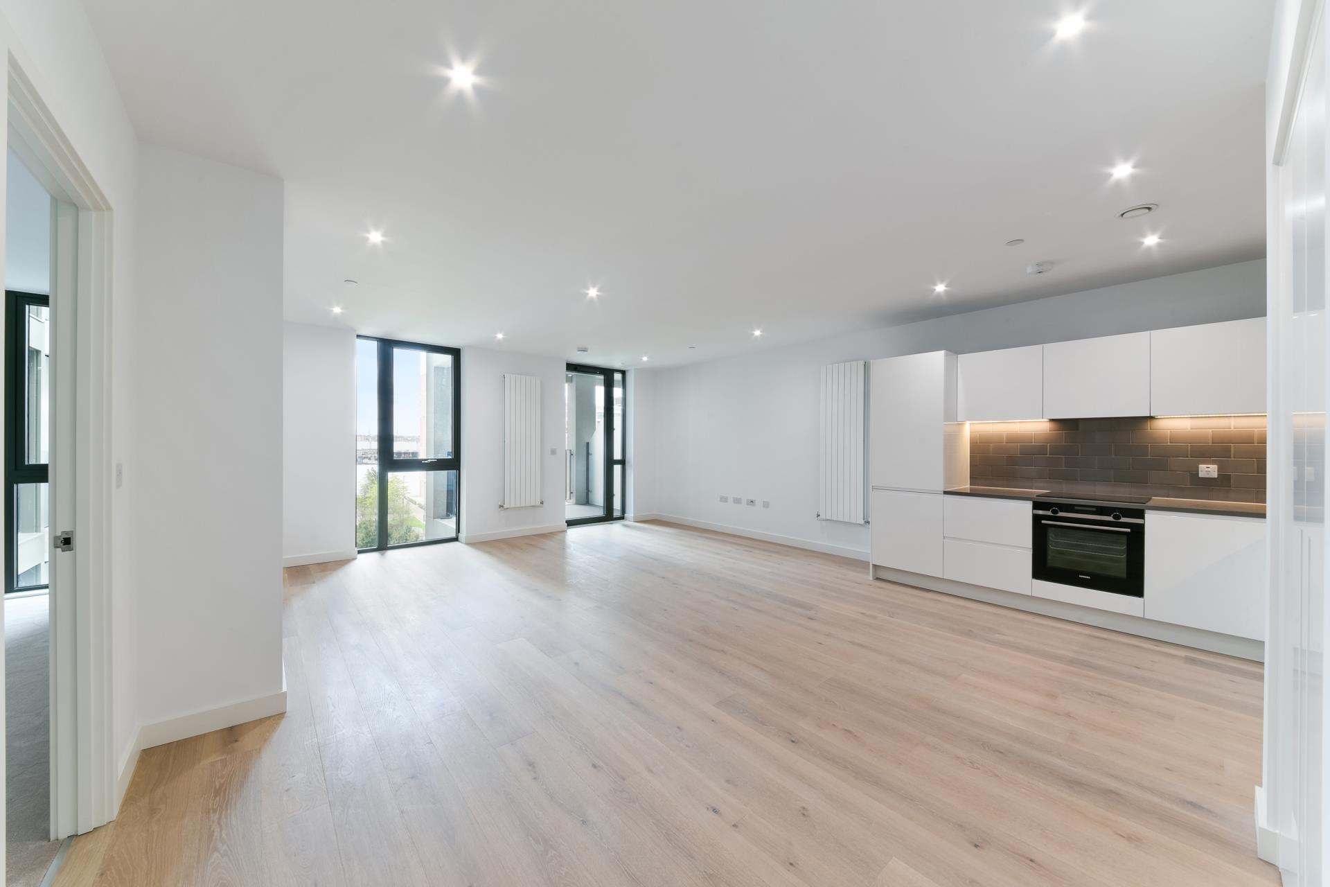 Pinnacle House 2553825 | JOHNS&CO