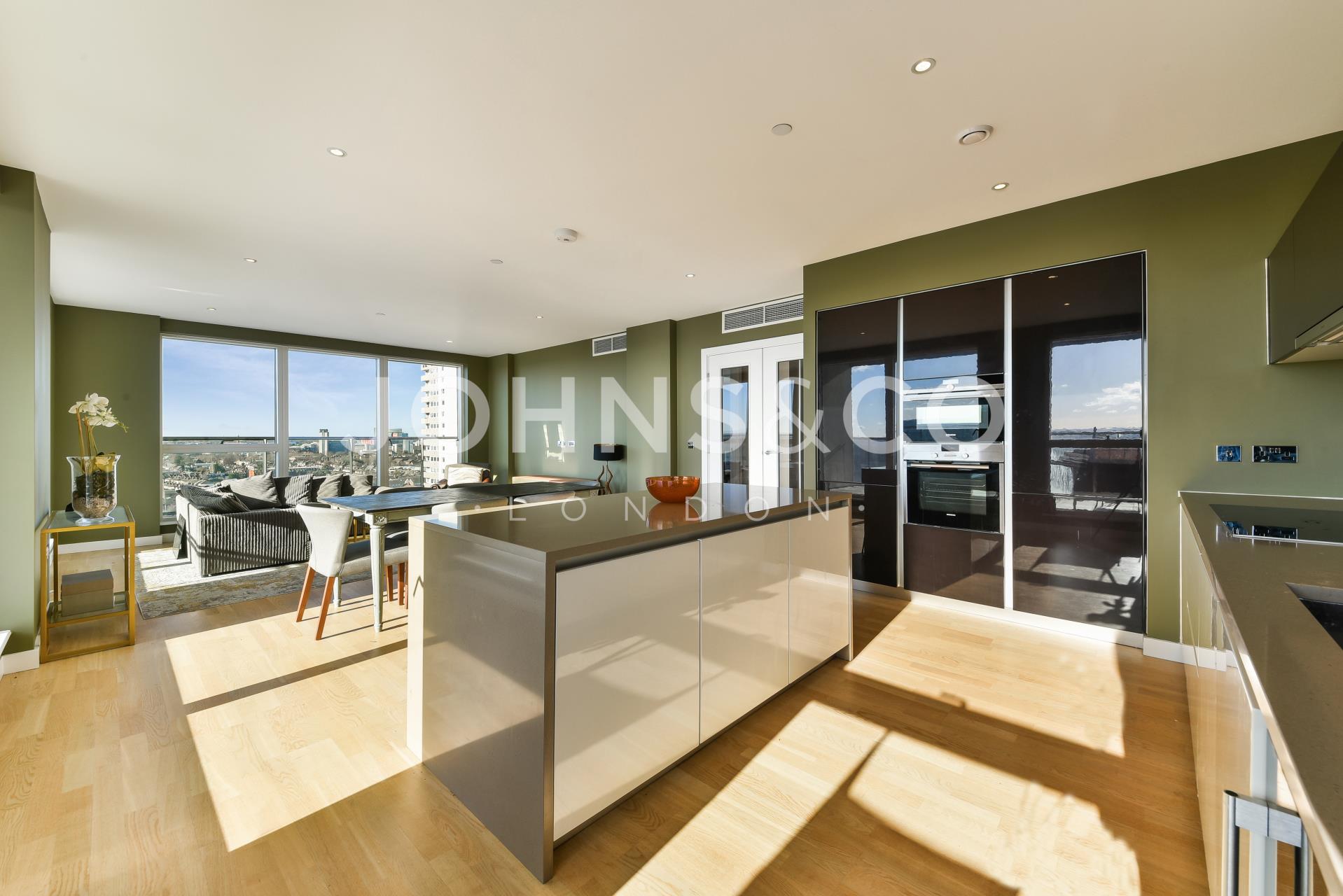 Hyperion Tower 2672122 | JOHNS&CO