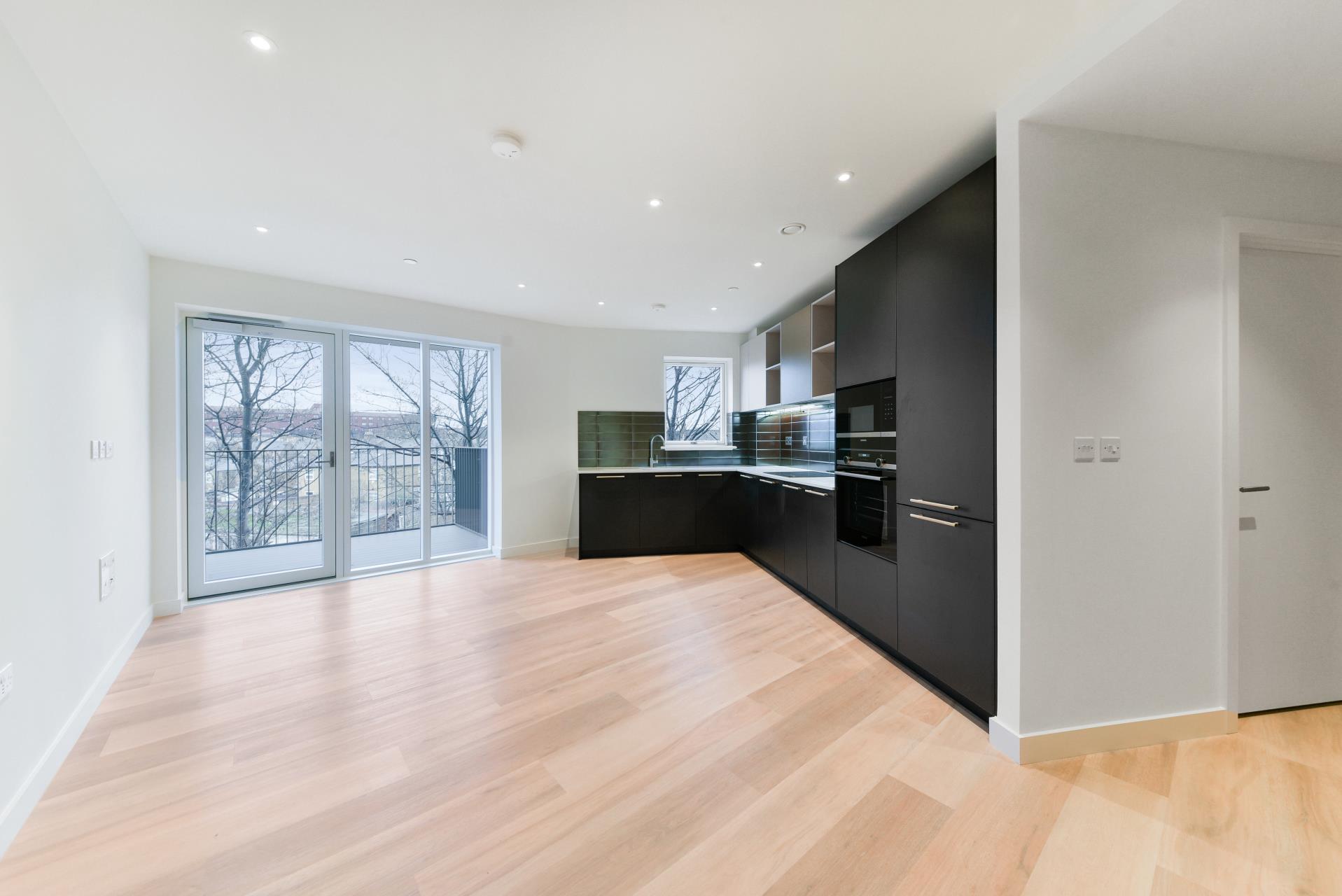 Azure House 2677355 | JOHNS&CO