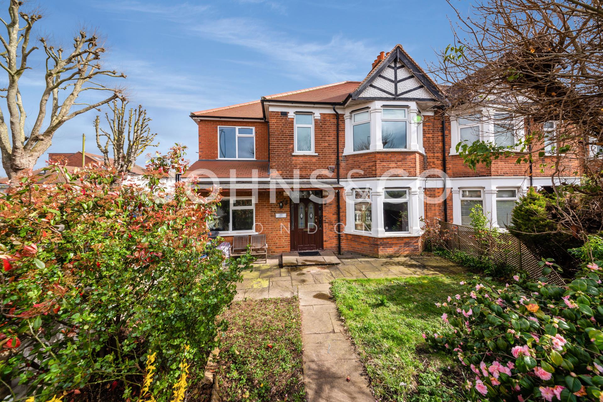 Boston Manor Road 2690474 | JOHNS&CO