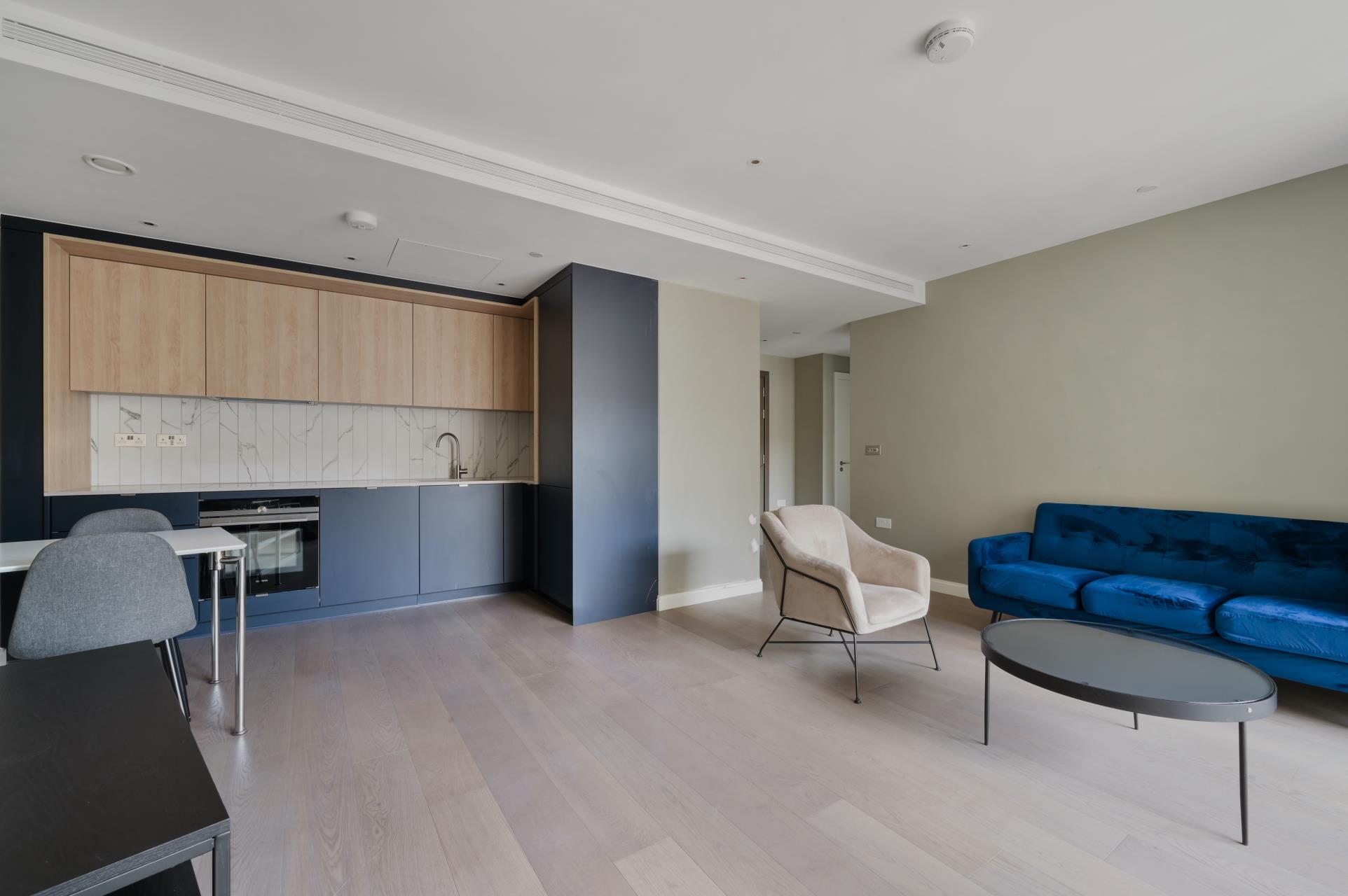 Phoenix Court 2692956 | JOHNS&CO
