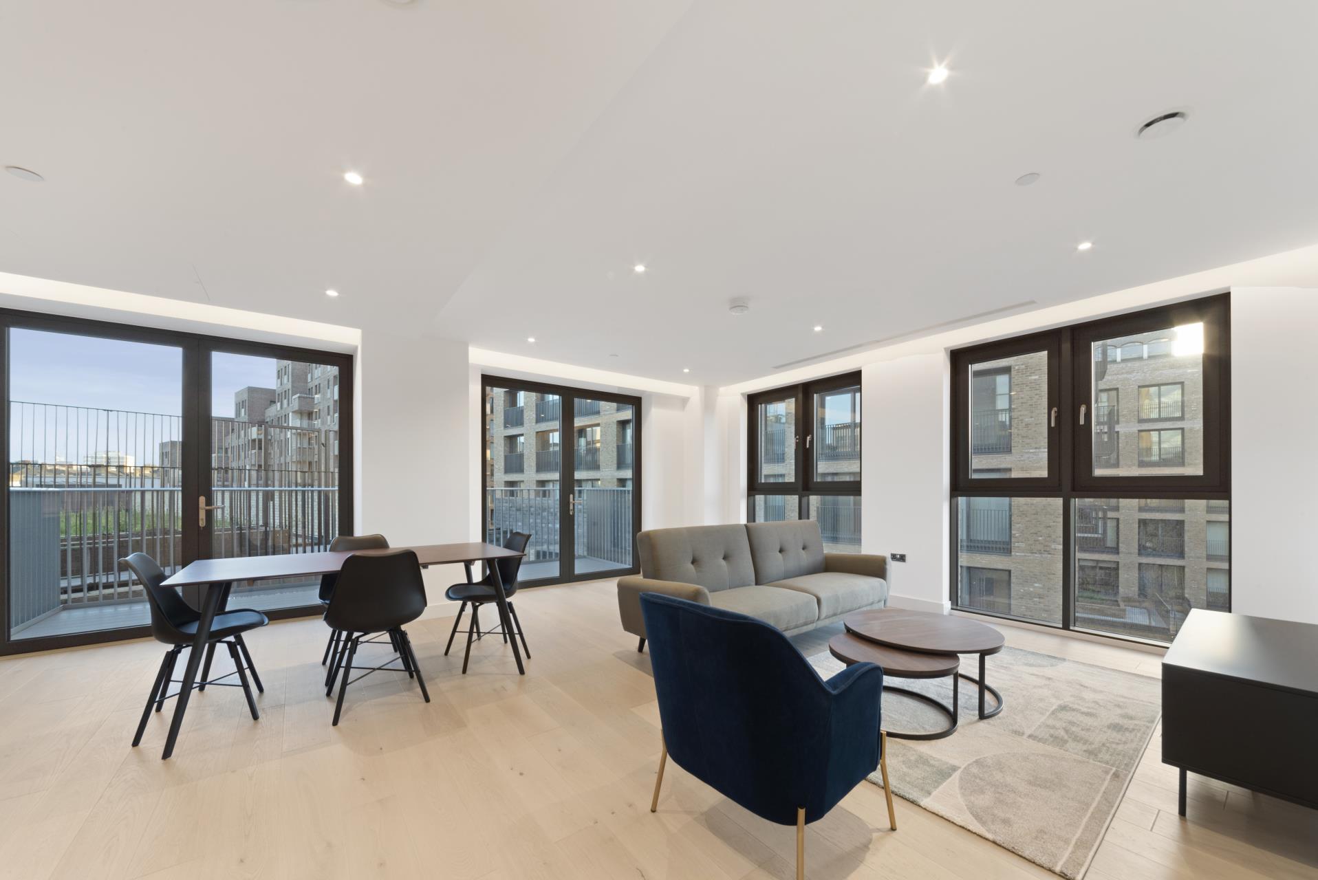 Manuscript Court 2693987 | JOHNS&CO