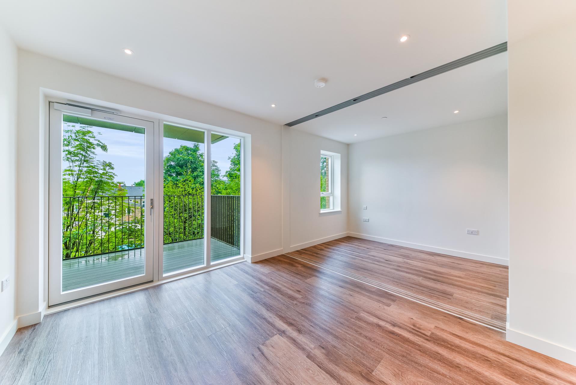 Azure House 2676267 | JOHNS&CO