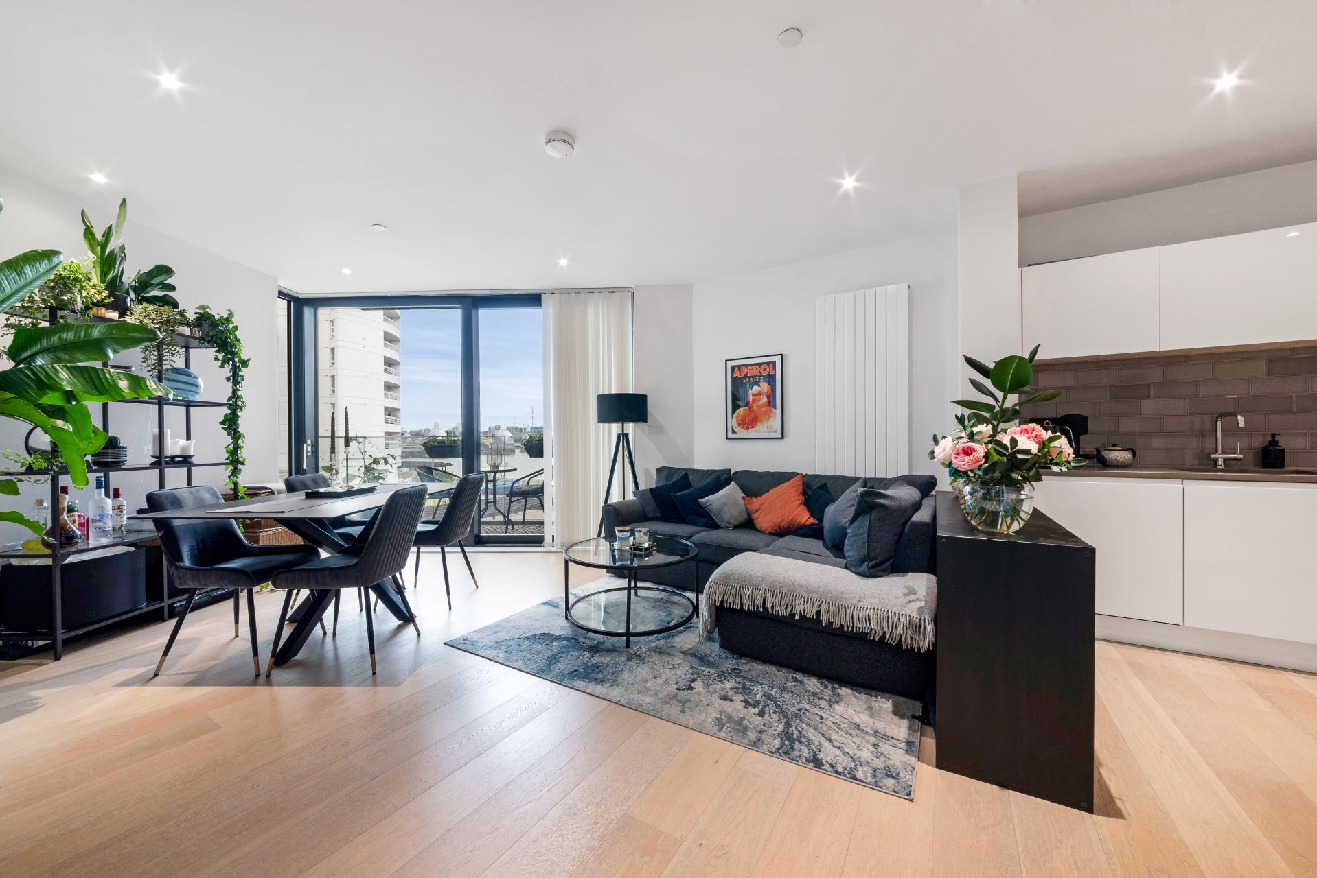 Summerston House 2385277 | JOHNS&CO