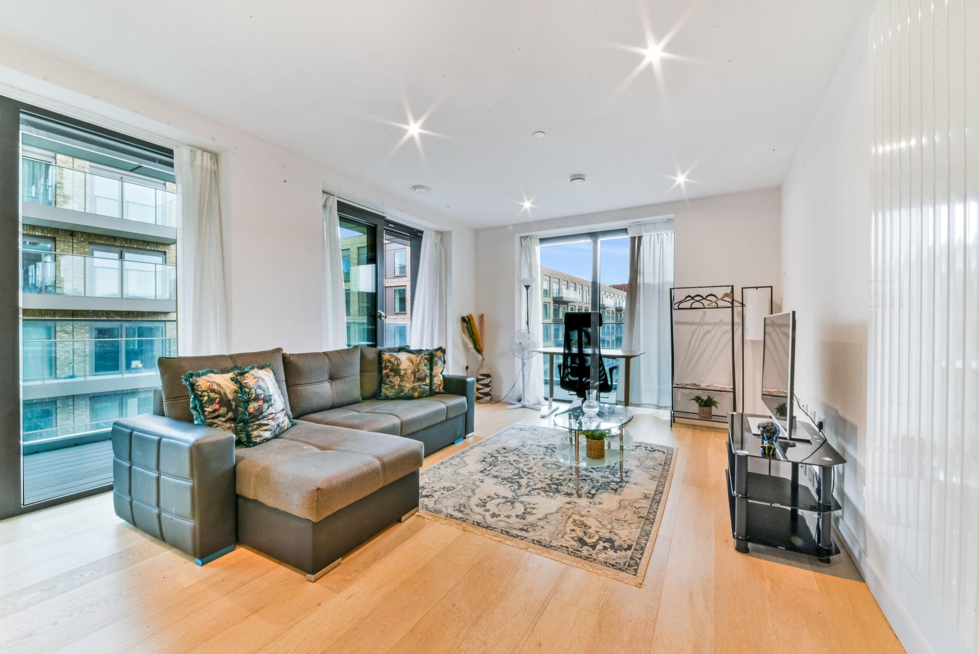 James Cook Building 2631805 | JOHNS&CO