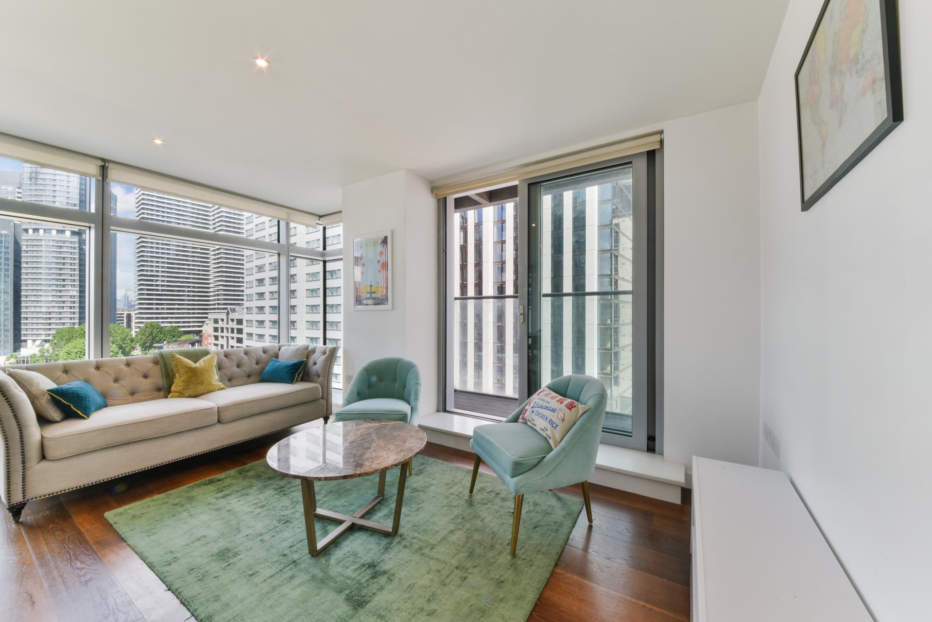 Pan Peninsula Square 2357419 | JOHNS&CO