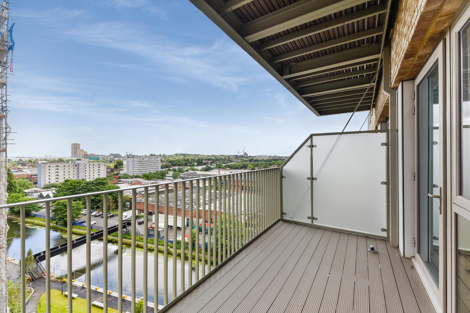 Allium House 2698385 | JOHNS&CO